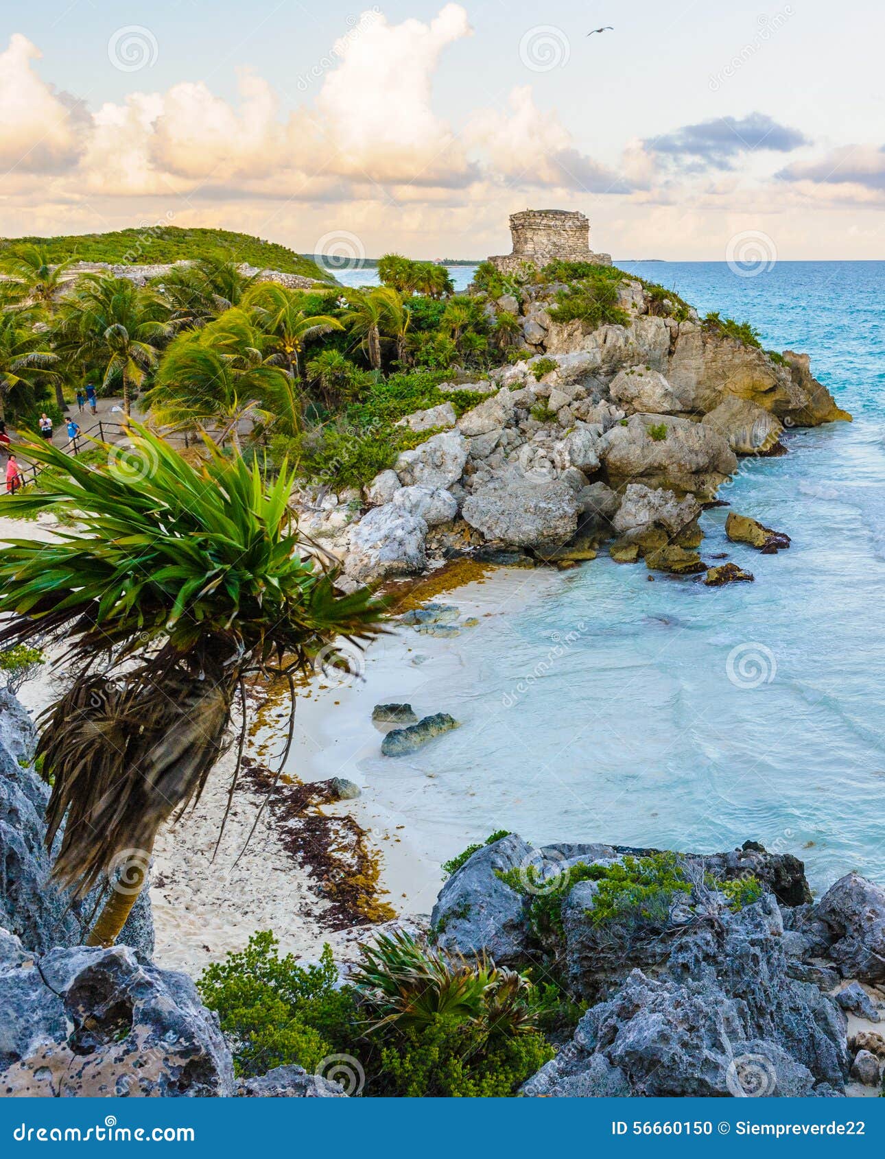 Ruinas de Tulum foto de archivo. Imagen de descubrimiento - 56660150