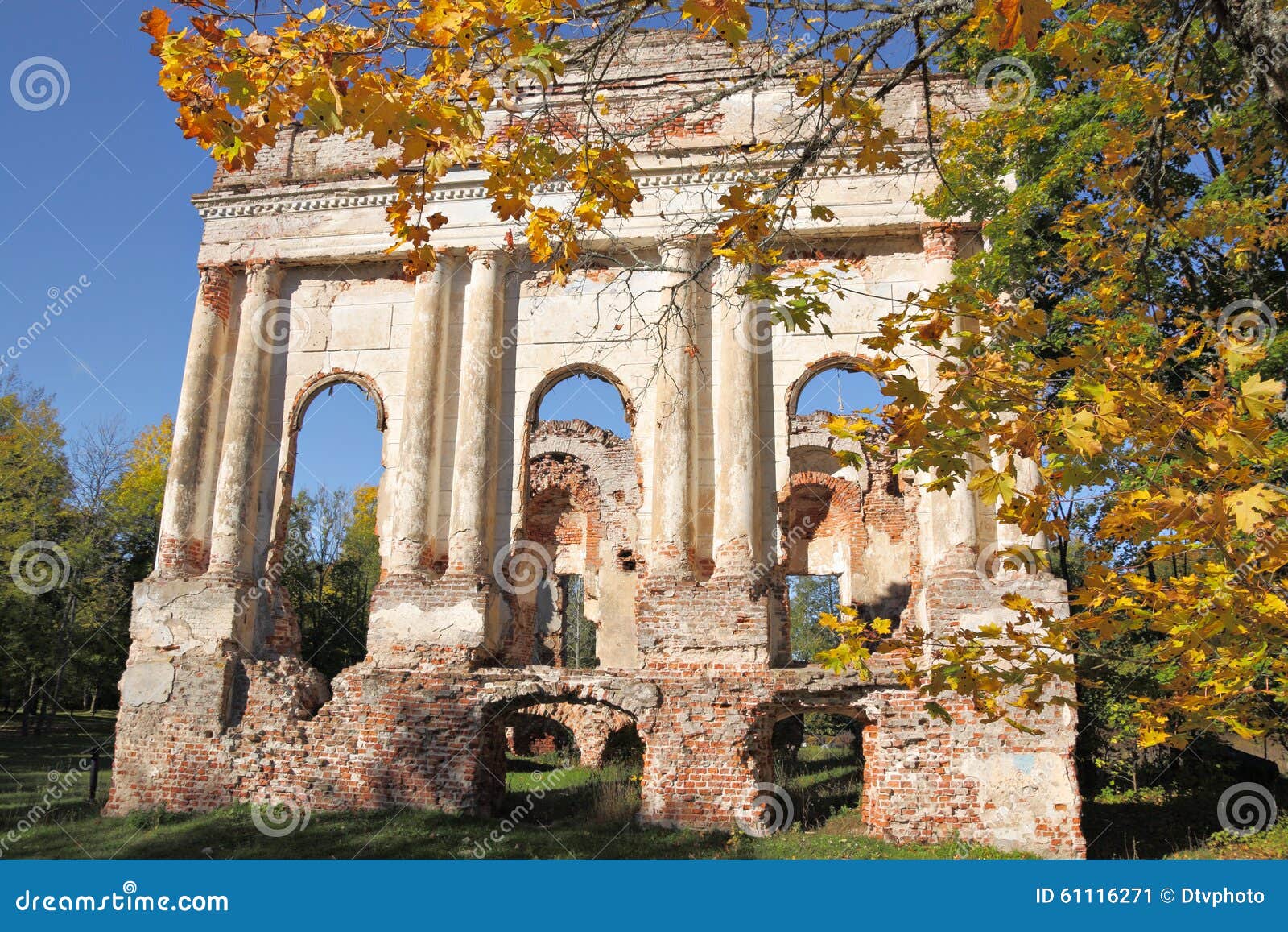 Ruinas Del Palacio De Gilzen Y De Shadurski Imagen de archivo - Imagen ...