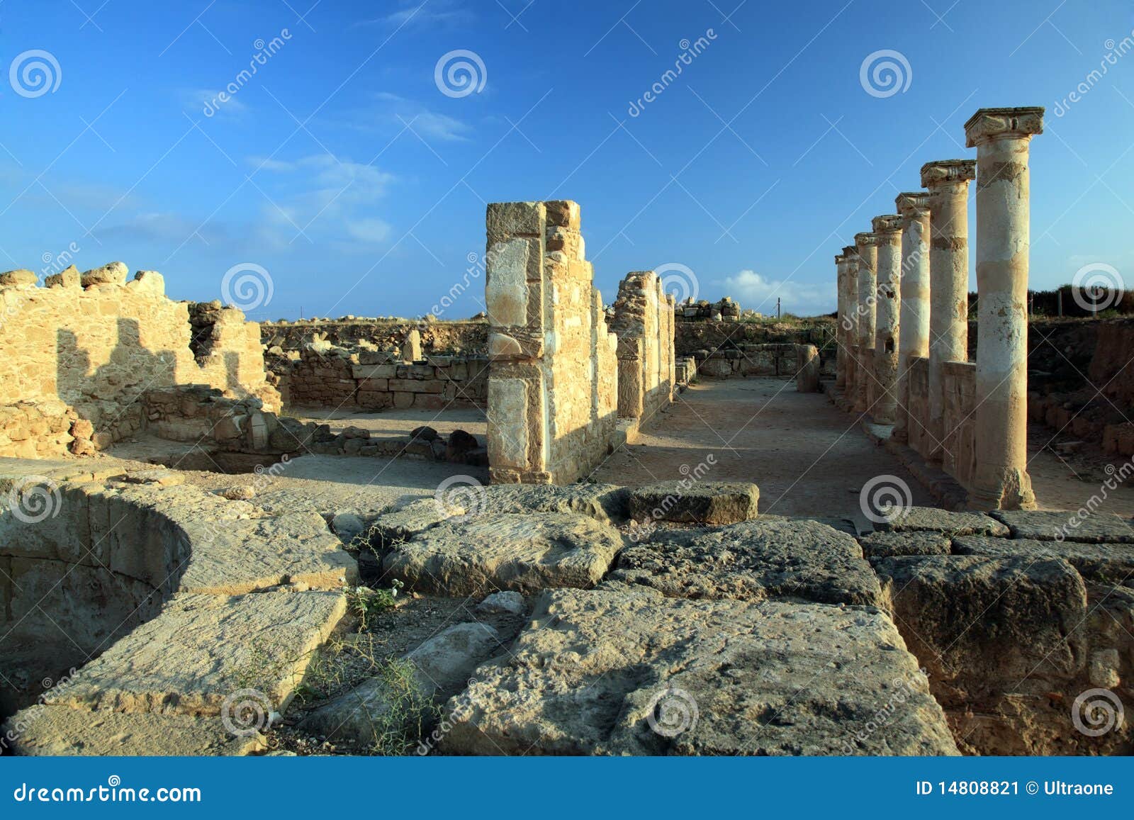 Ruinas Del Templo Antiguo En Paphos, Chipre. Imagen de archivo - Imagen ...