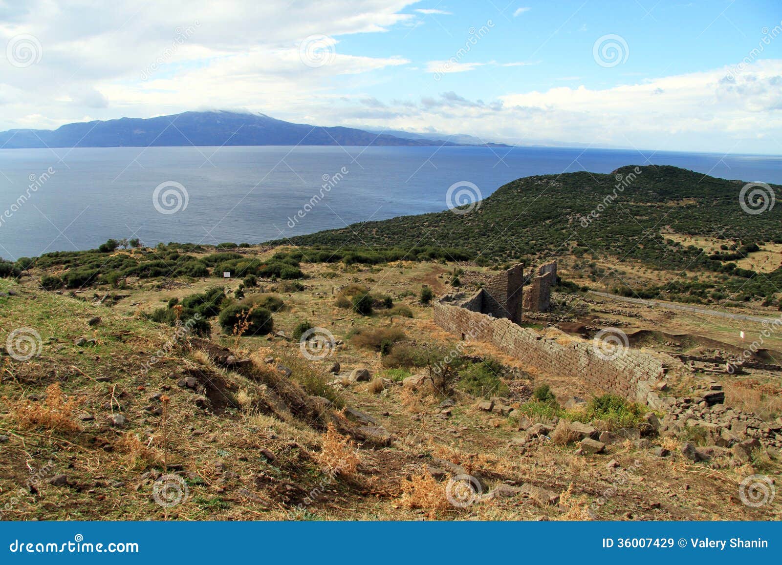 Ruinas en Assos imagen de archivo. Imagen de torre, costa - 36007429