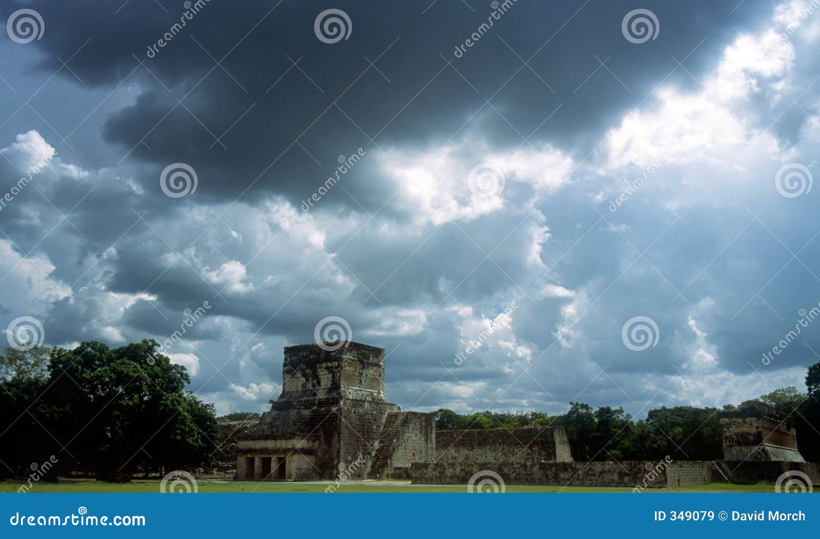 Ruinas mayas imagen de archivo. Imagen de yucatan, tribal - 349079