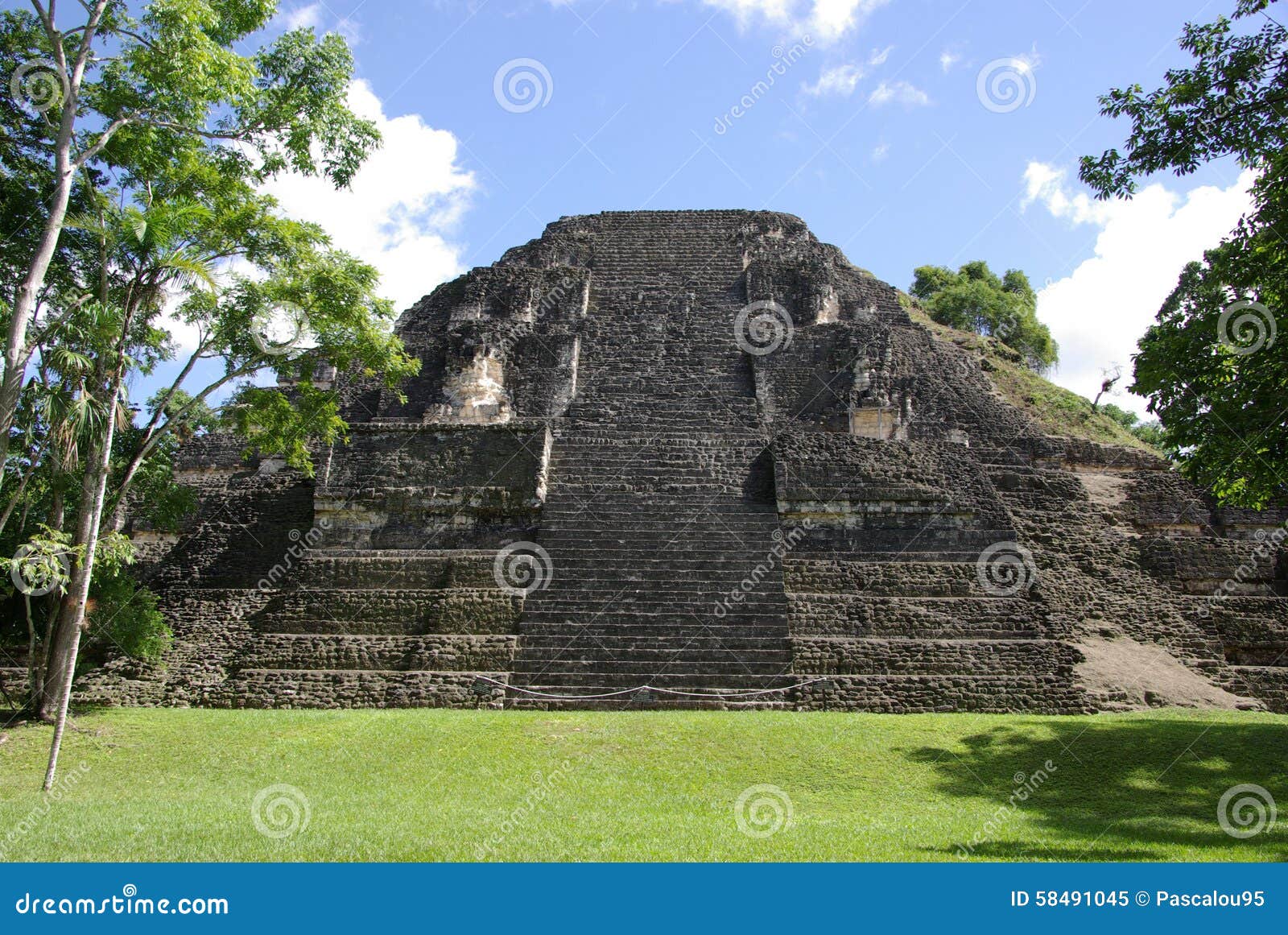 Ruinas mayas en Guatemala imagen de archivo. Imagen de antigüedad ...