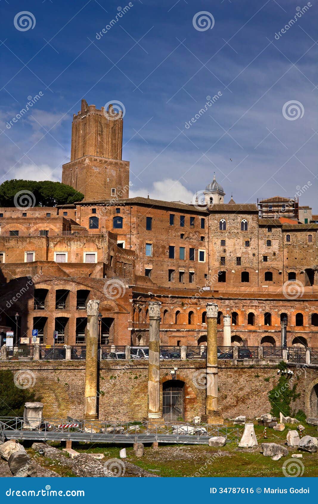 Ruinas Romanas En Roma Italia Foto de archivo - Imagen de ruinas ...