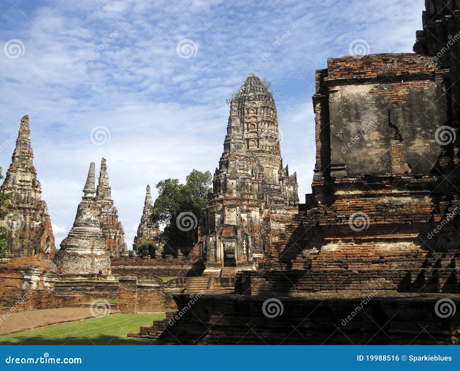 Ruine antique de temple photo stock. Image du ville, sacré - 19988516