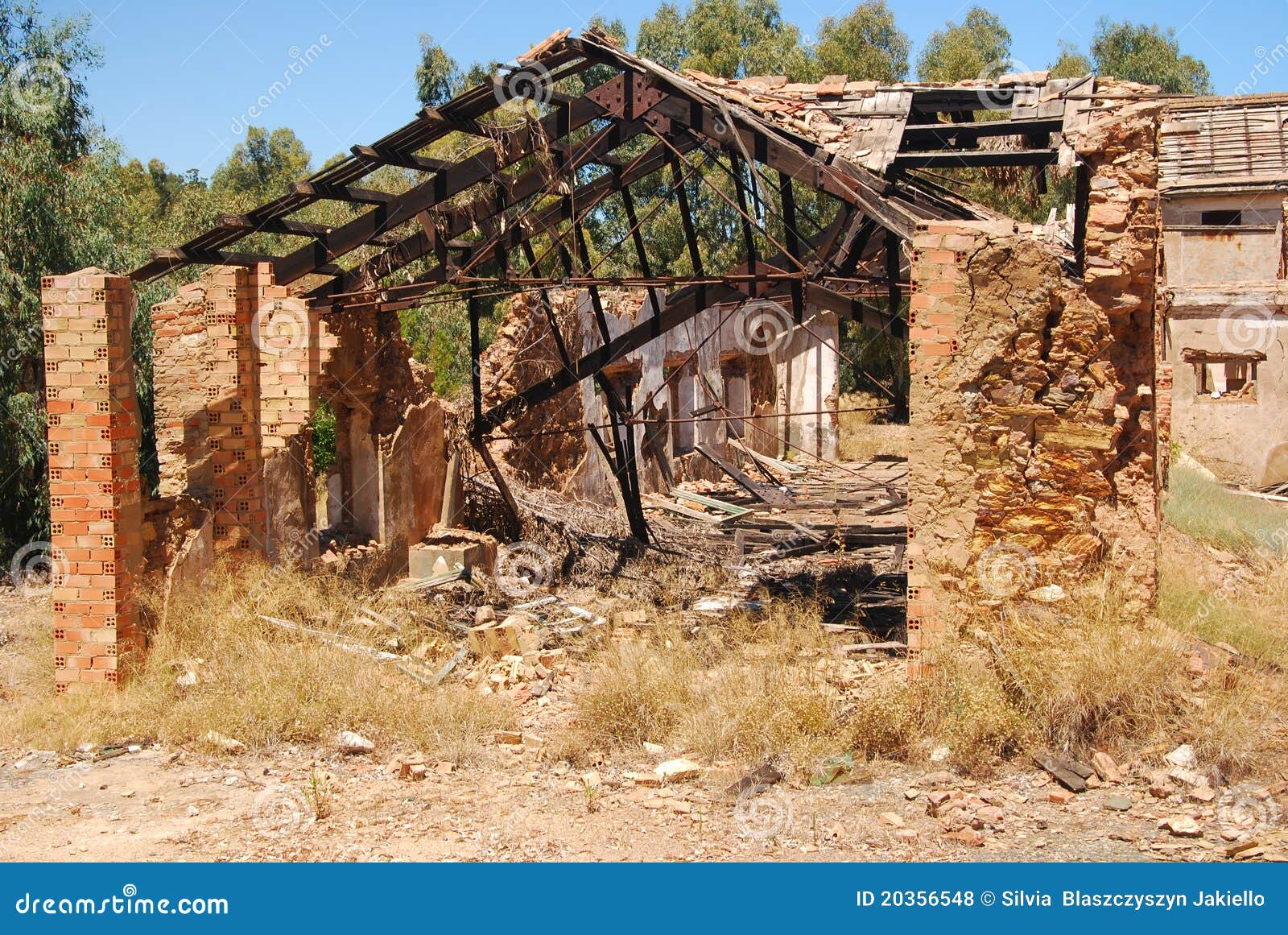 Ruined brick building stock photo. Image of dilapidated - 20356548