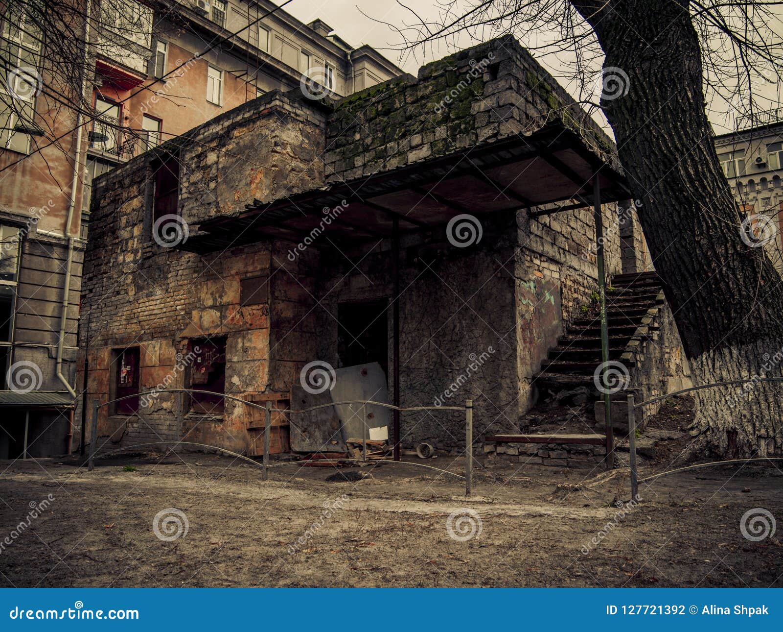 Ruined and Dump Walls, Bricks of Building Stock Photo - Image of ...