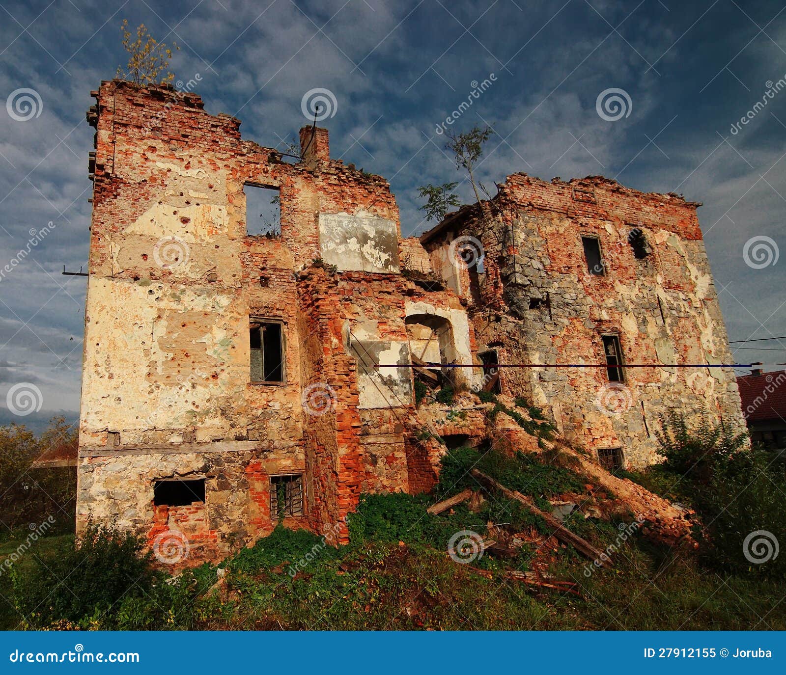 Ruined house stock image. Image of industrial, architecture - 27912155