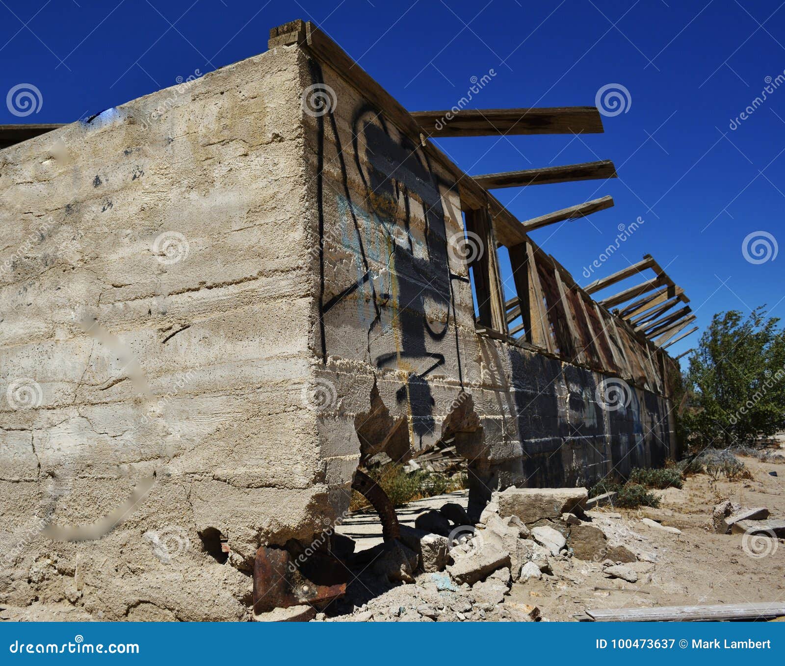 Ruined house in the desert stock image. Image of exterior - 100473637