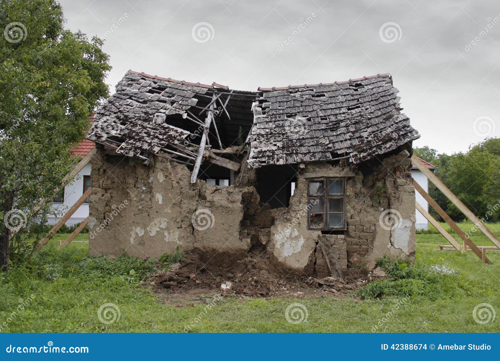 Ruined house stock photo. Image of propped, housing, poverty - 42388674