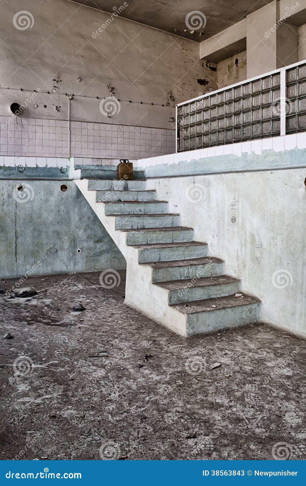 Ruined swimming pool stock image. Image of decay, neglected - 38563843