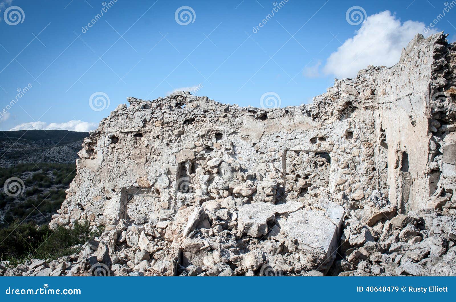 Ruines D'une Maison En Pierre Image stock - Image du ruines, structure ...
