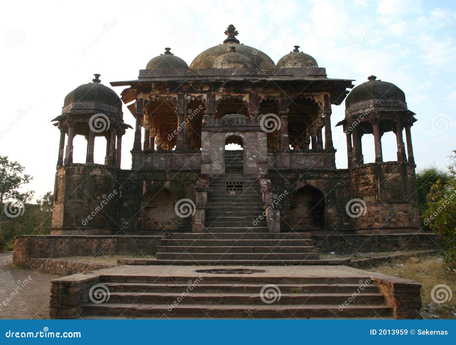 Ruines de temple image stock. Image du arqué, hindouisme - 2013959