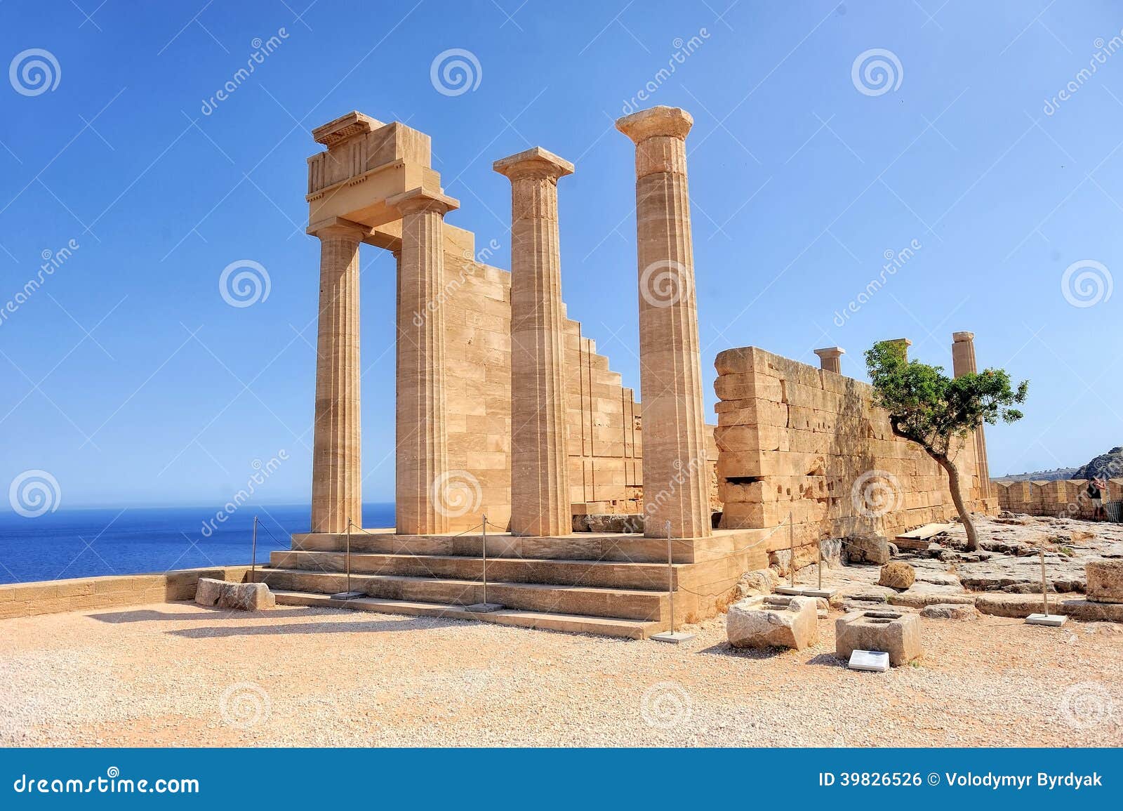Ruines de temple antique photo stock. Image du grèce - 39826526