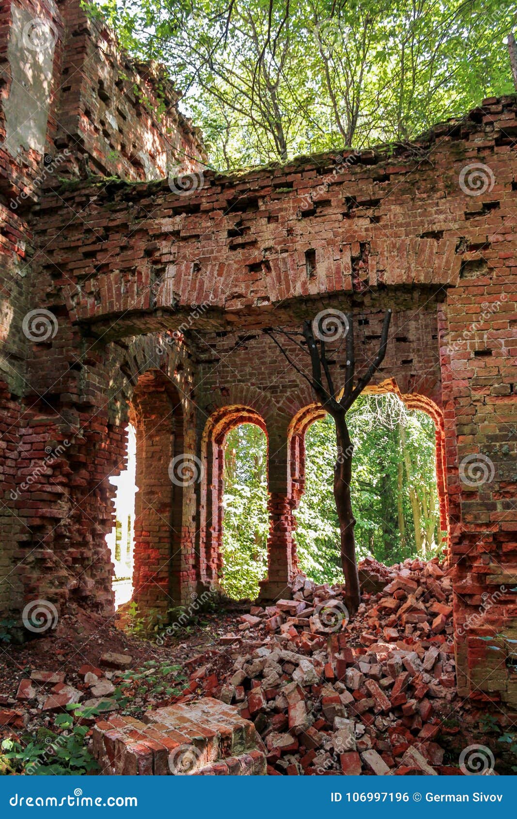 The Crumbling Walls of the Old Building. Stock Photo - Image of wonder ...