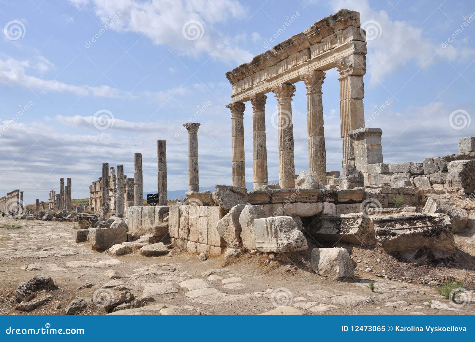 Ruins of Apamea stock image. Image of arabia, middle - 12473065