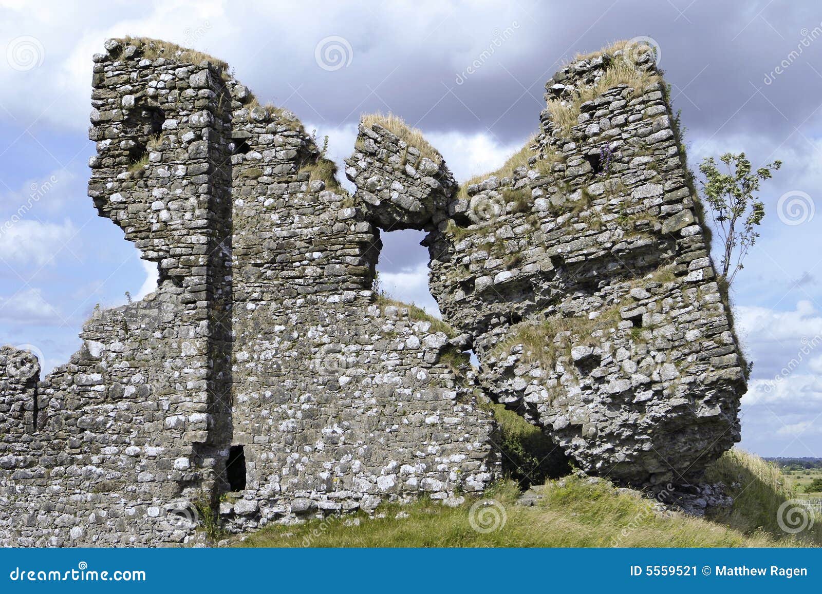 Ruins of Clonmacnoise Castle Stock Image - Image of destroyed, ireland ...
