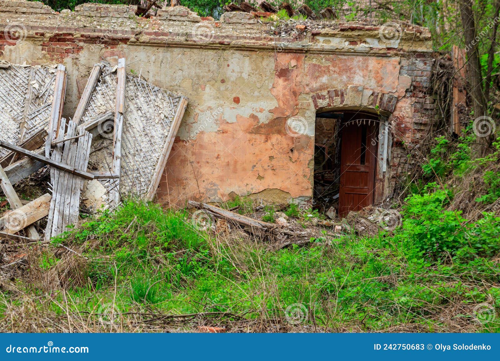 The Ruins of Destroyed Building Stock Image - Image of damage ...