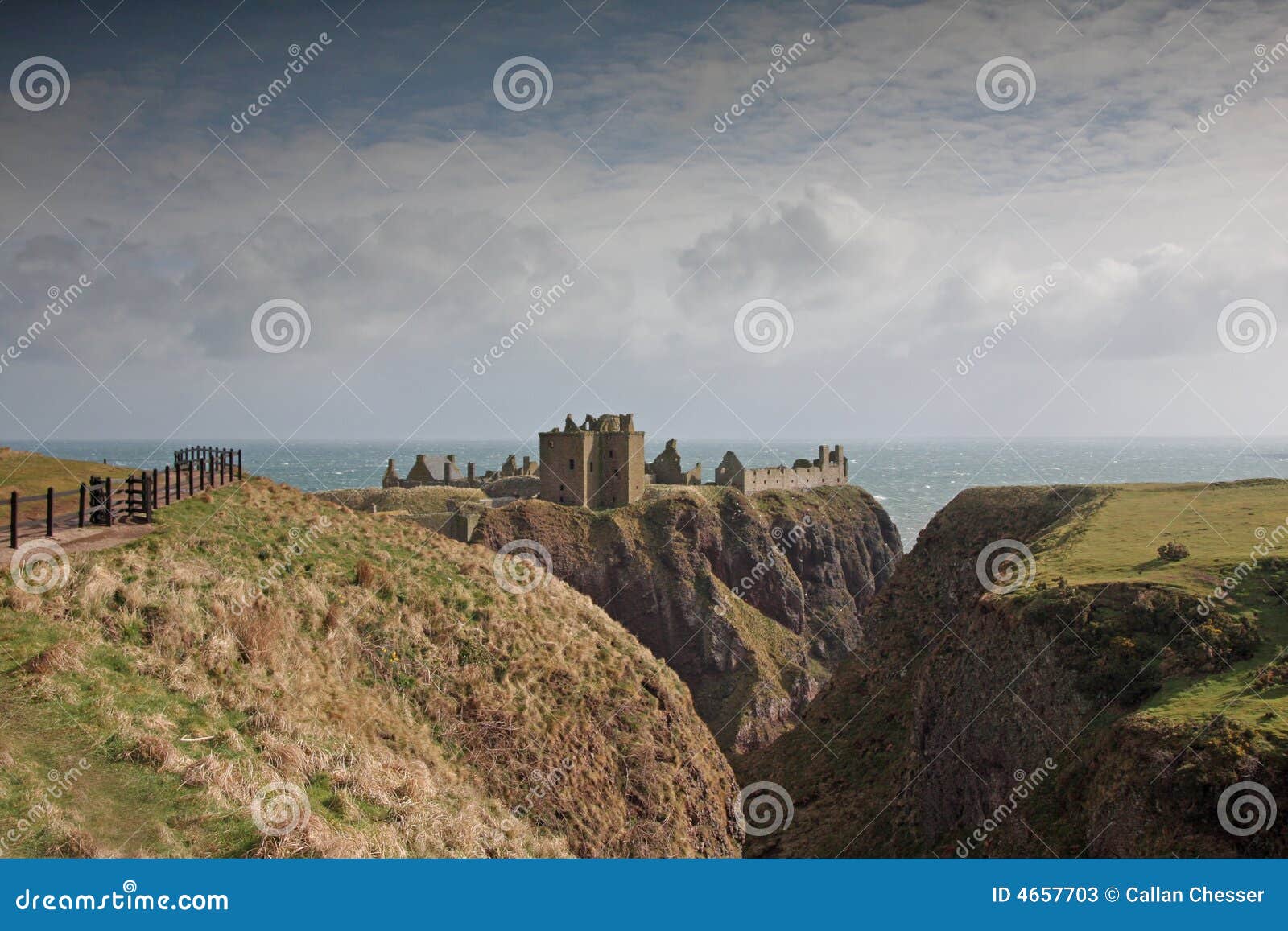 The Ruins of Dunnottar Castle, Scotland Stock Image - Image of aberdeen ...