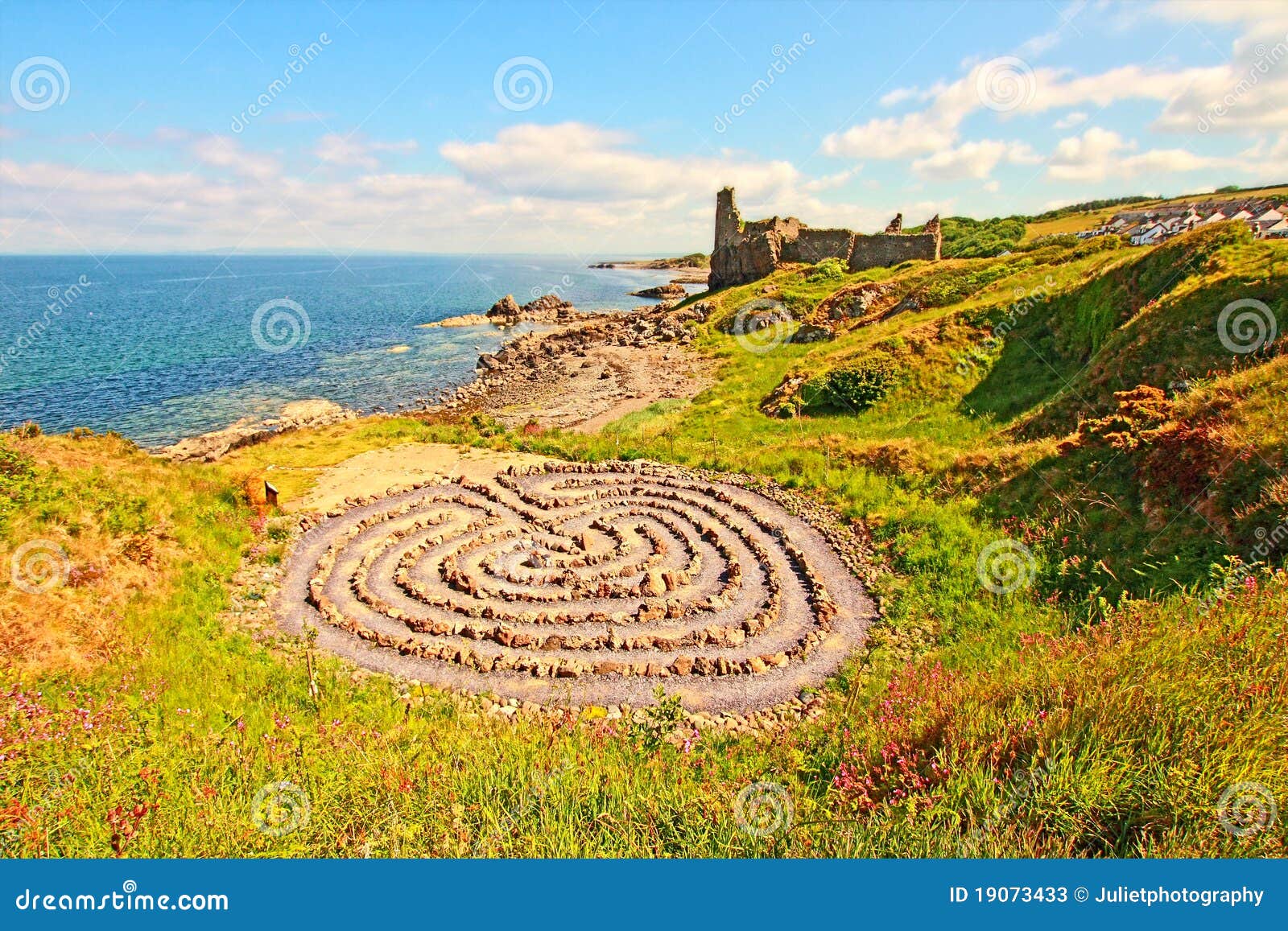 Ruins of Dunure Castle stock image. Image of stone, rocks - 19073433