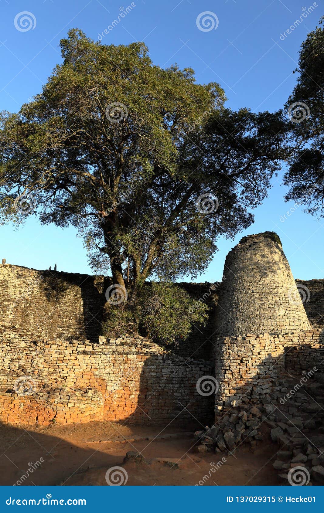 The Ruins of Great Zimbabwe Stock Image - Image of antique, fortress ...