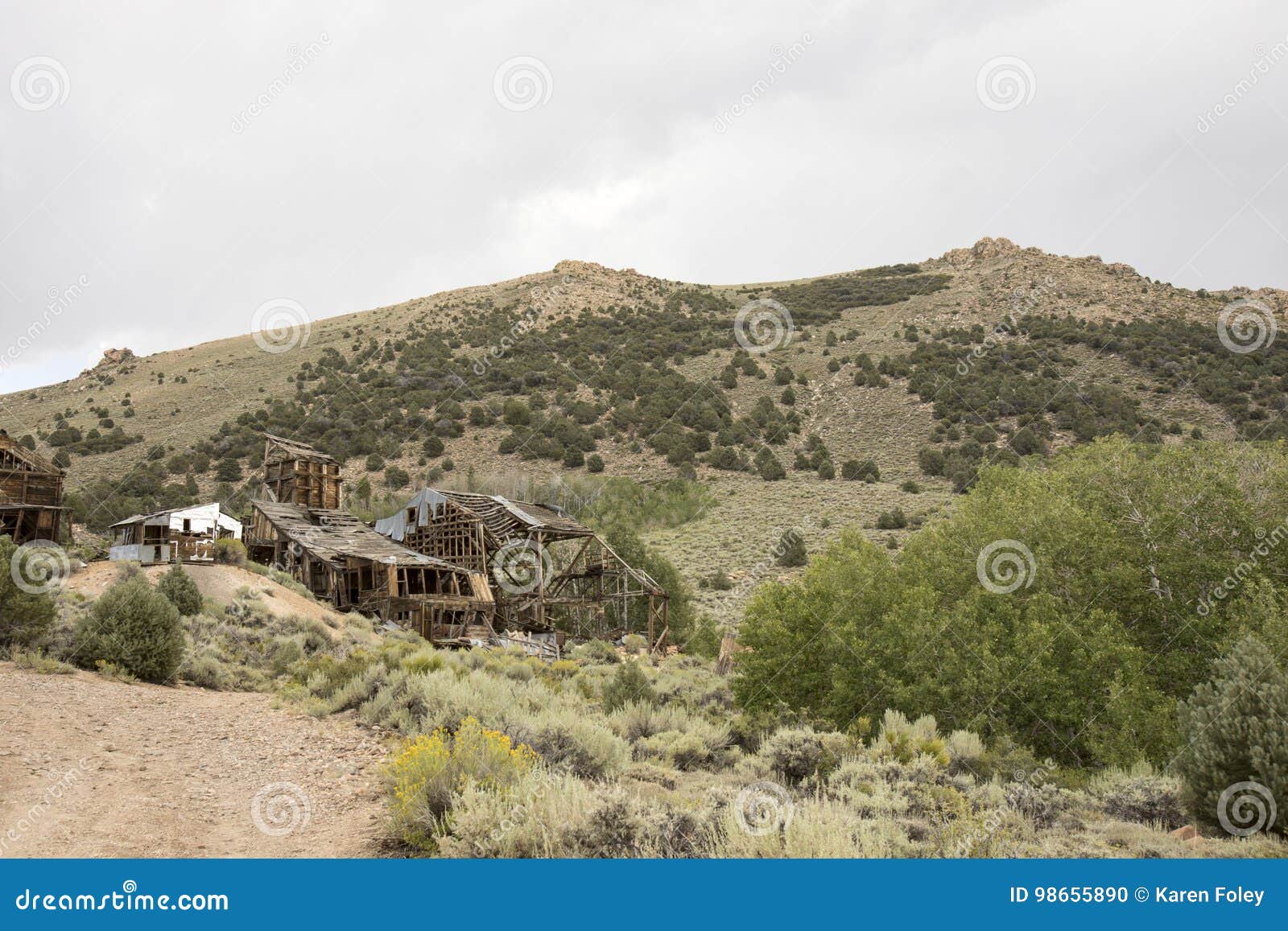 Ruins of Masonic-Chemung Mine in Sierra Nevada Stock Photo - Image of ...