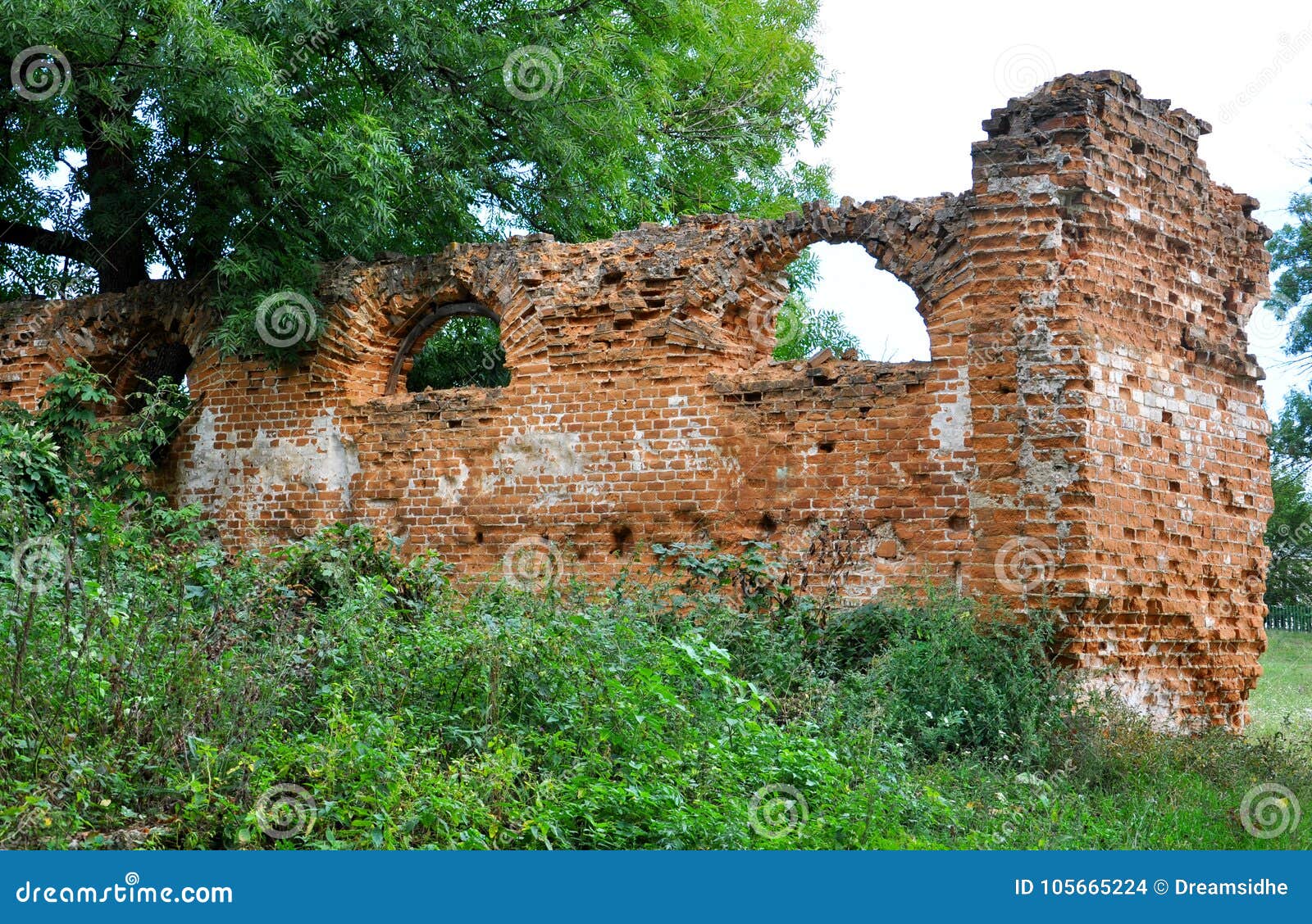 Ruins of an old building stock photo. Image of dark - 105665224