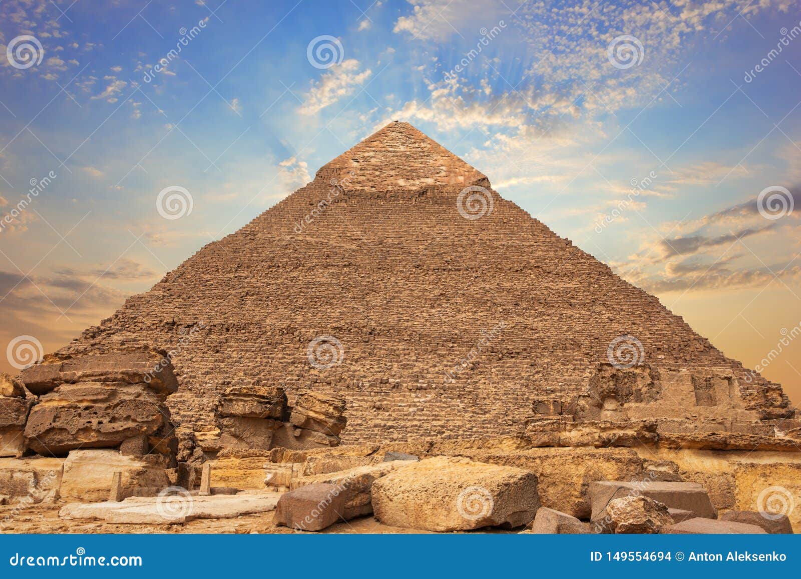 Ruins, Pyramid And Temples In Chichen Itza, Yucatan, Mexico Royalty ...