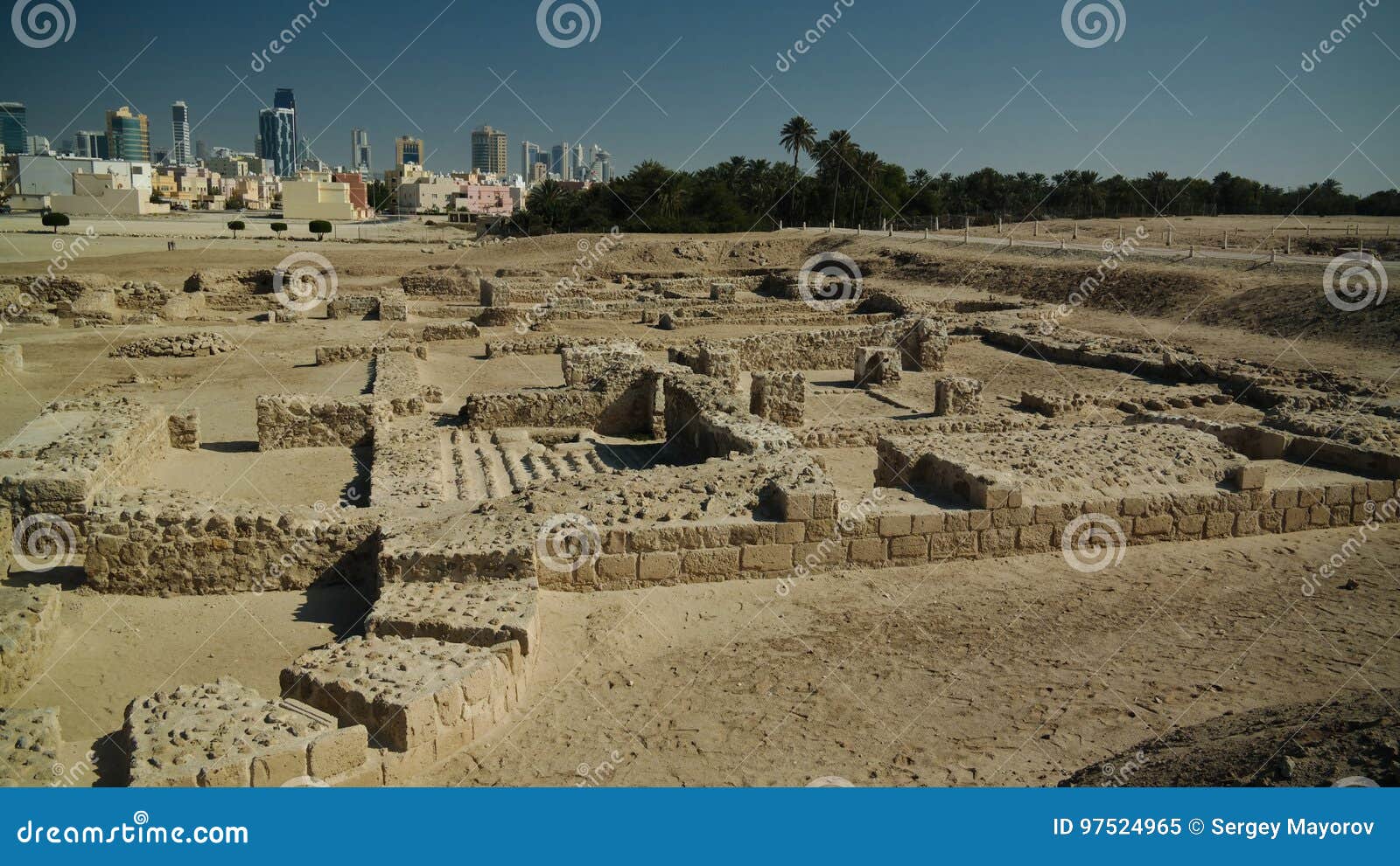 Ruins Of The Qal`at Al-Bahrain, Ancient Fortification And Capital Of ...