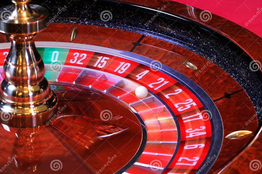 Ruleta imagen de archivo. Imagen de rueda, juego, primer - 13343345