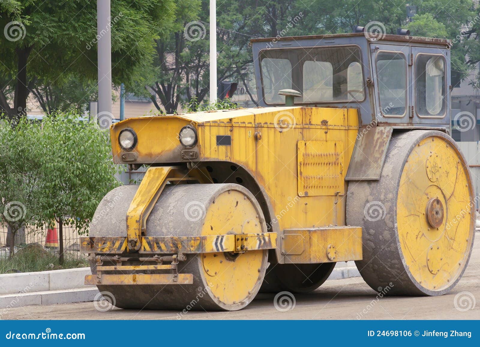 Rullo compressore fotografia stock. Immagine di macchinario - 24698106