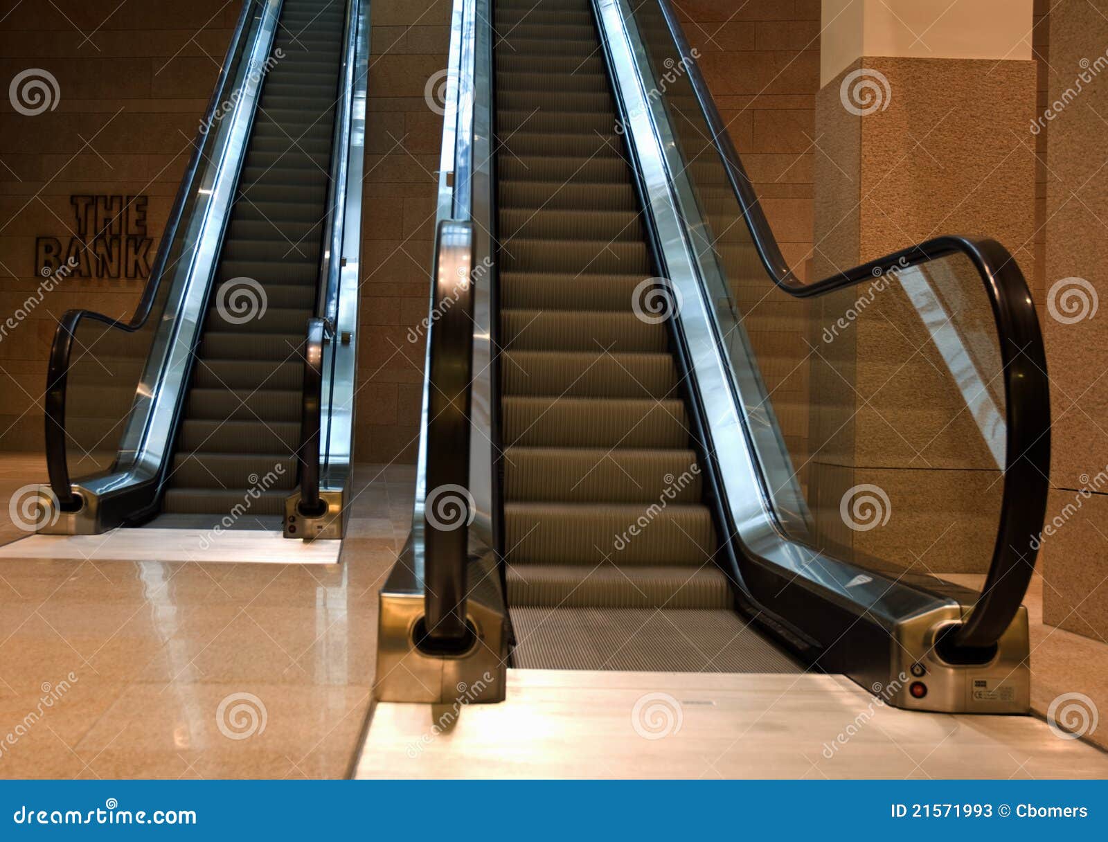 Rulltrappa fotografering för bildbyråer. Bild av modernt - 21571993