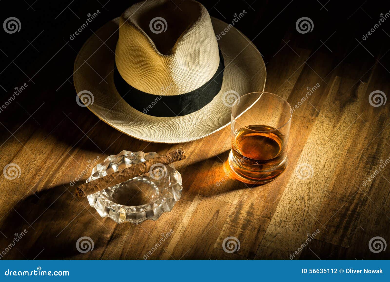 Rum, Zigarre und ein Hut stockfoto. Bild von nikotin - 56635112 Rum, Zigarre und ein Hut stockfoto. Bild von nikotin - 56635112