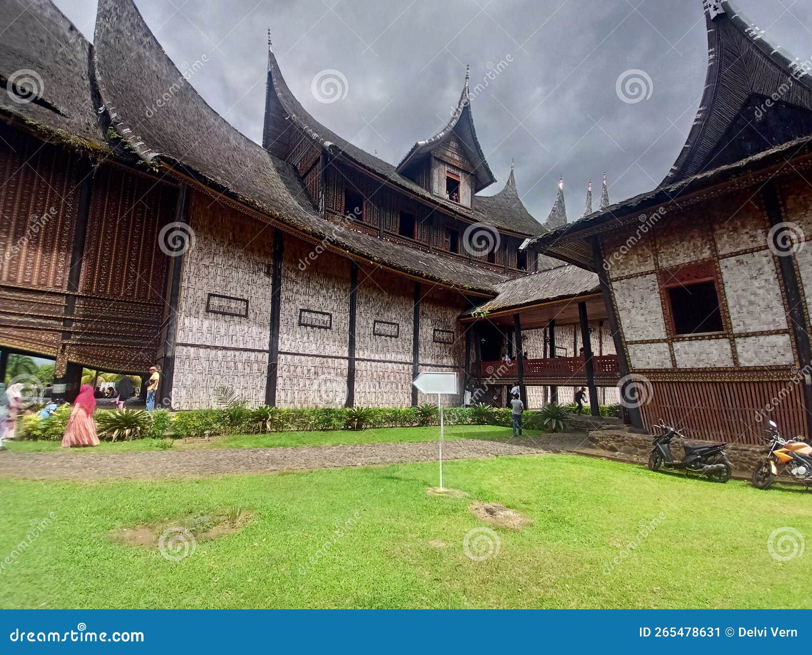 Rumah Gadang in Batusangkar Editorial Photo - Image of rumah, house ...