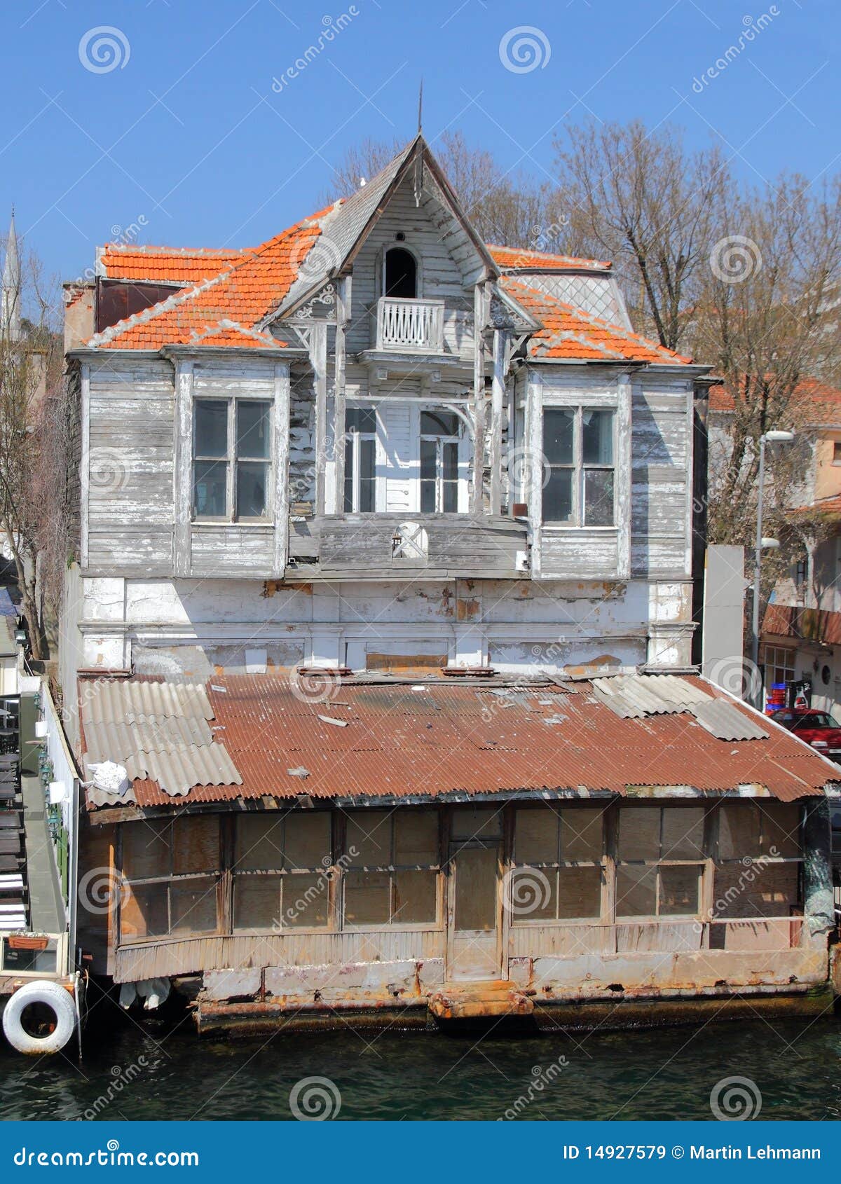 Run down sea mansion stock image. Image of spectacular - 14927579