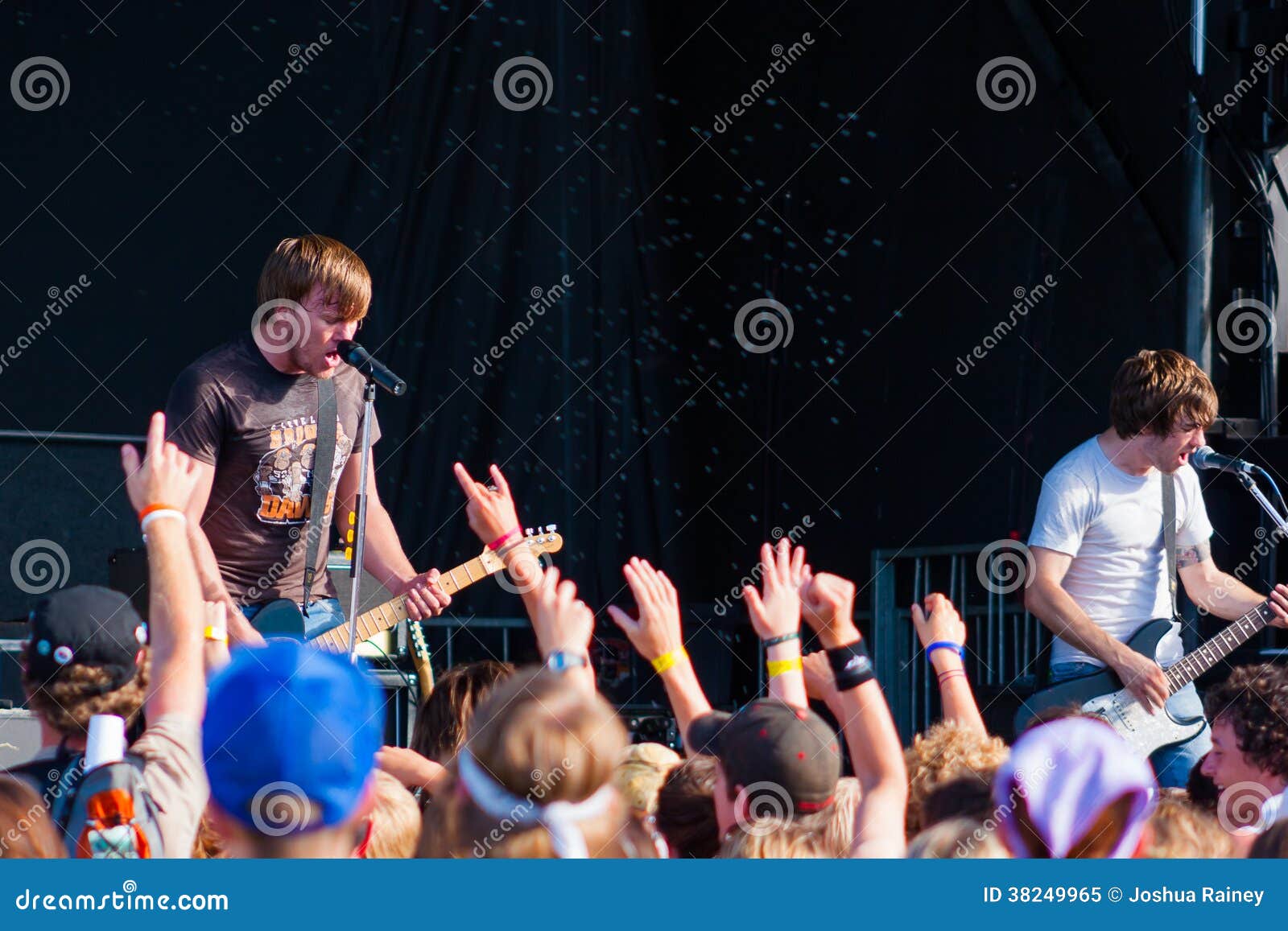 Run Kid Run Performs at Creation NW 2006 Editorial Image - Image of ...