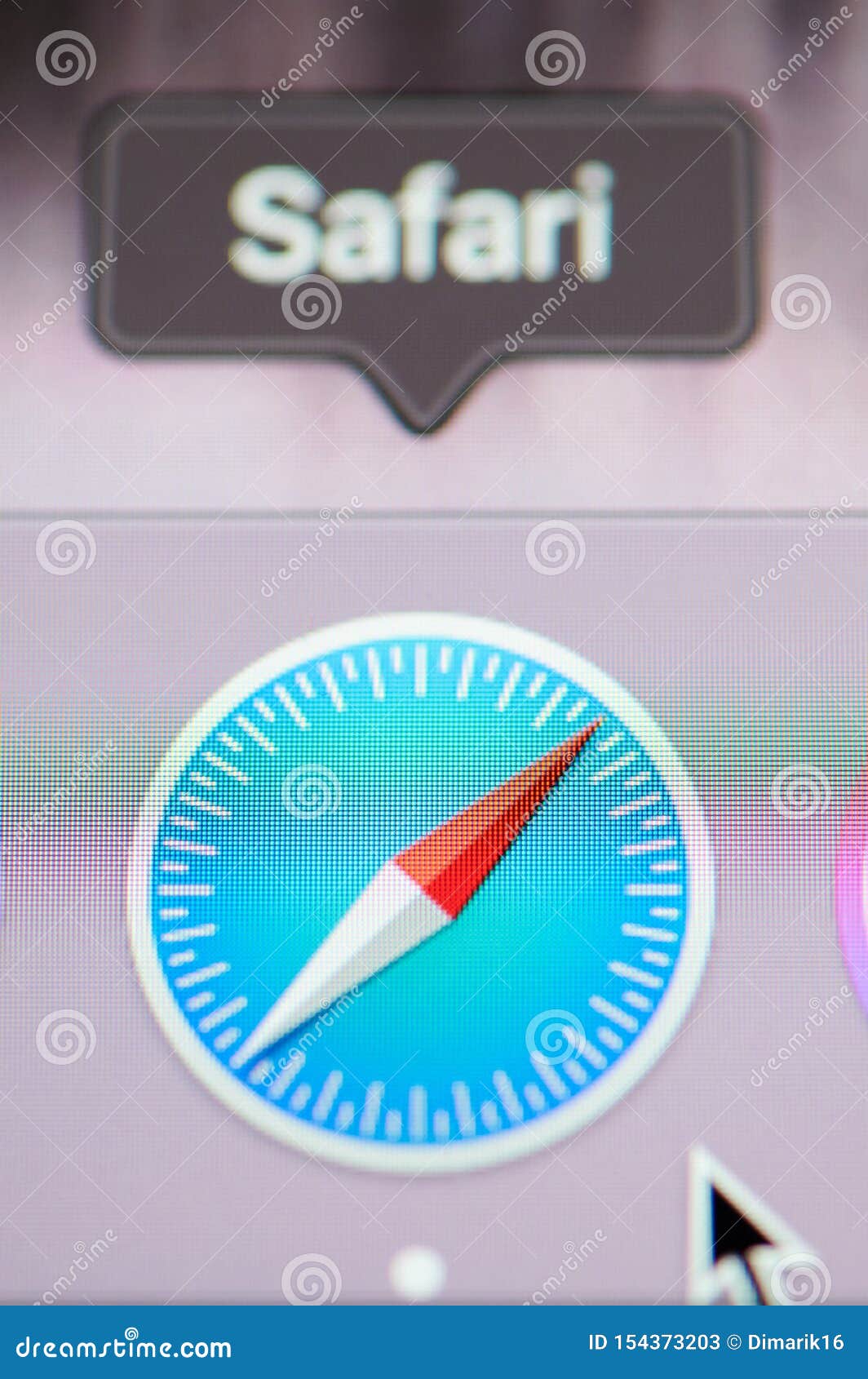 Run Safari Program on Computer Editorial Stock Photo - Image of safari ...