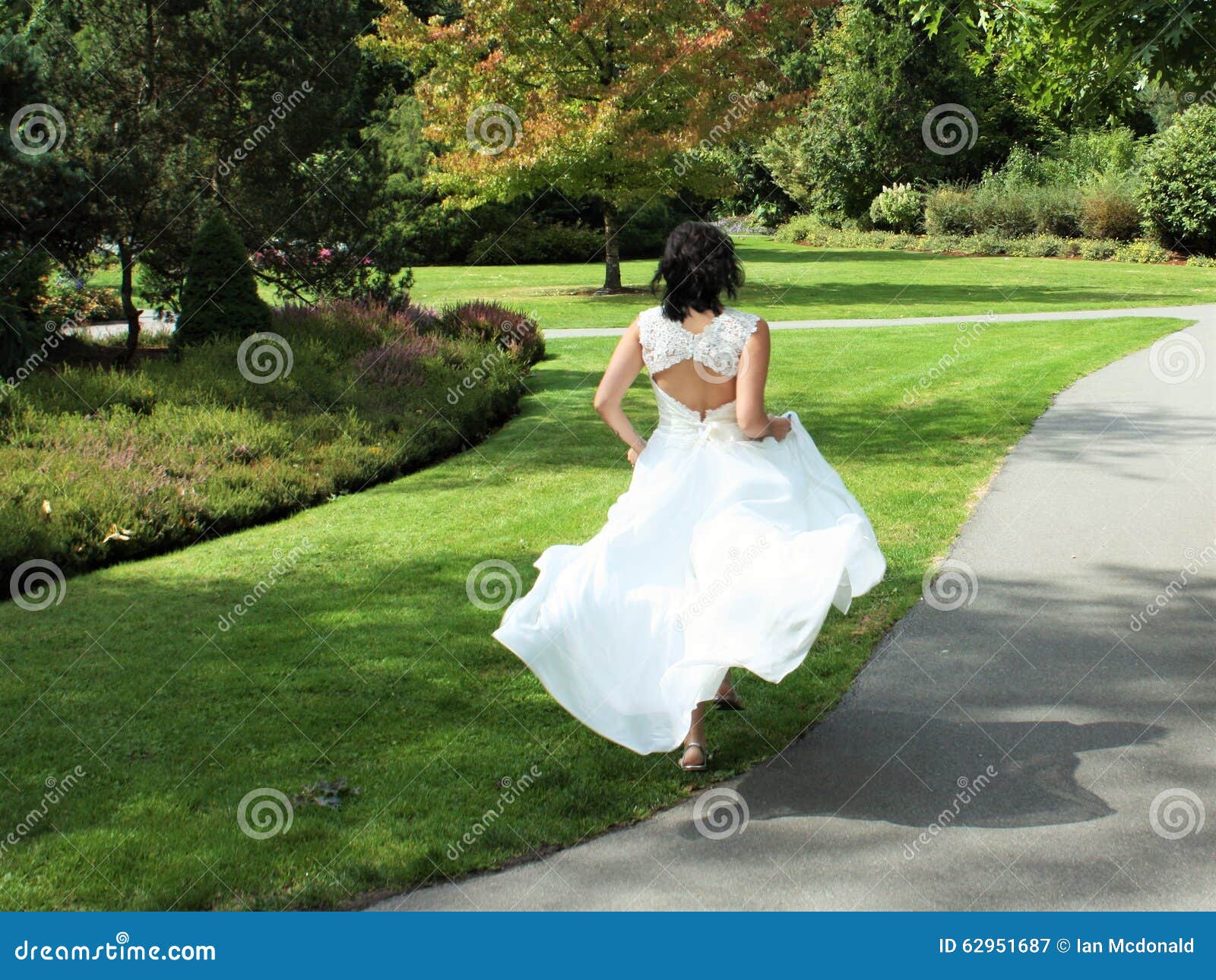 Runaway Bride editorial photography. Image of marriage - 62951687