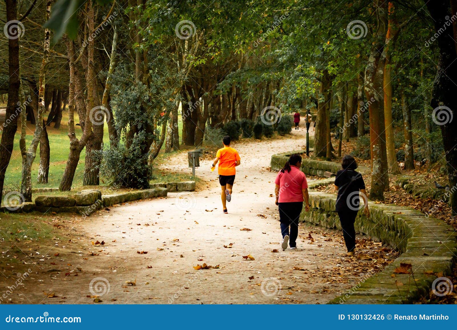 Runner in the Park editorial photo. Image of porto, fitness - 130132426