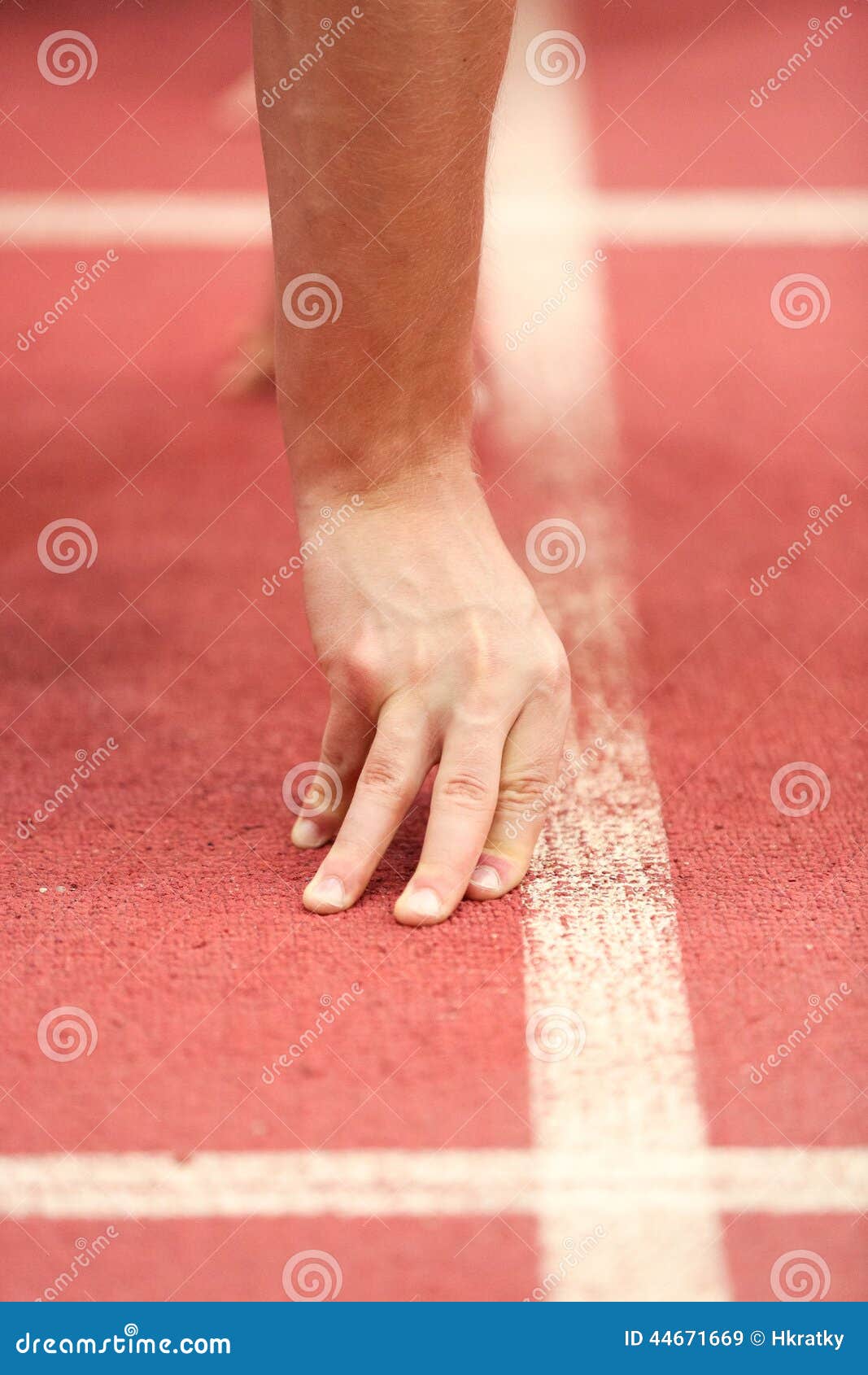 Runner at the Starting Line Stock Image - Image of action, line: 44671669