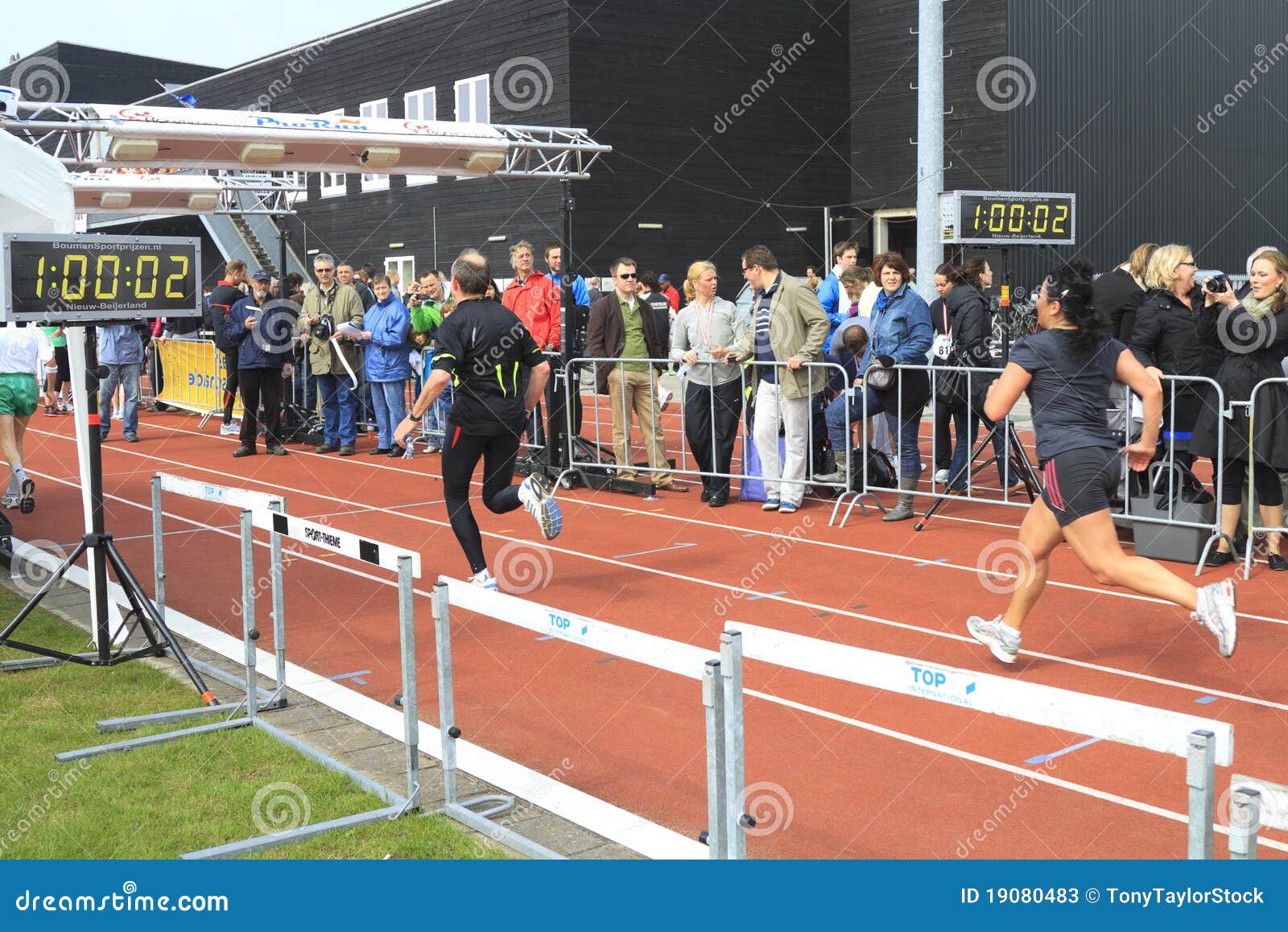 Runners Crossing Finish Line, Los Angeles Marathon, Los Angeles, CA ...