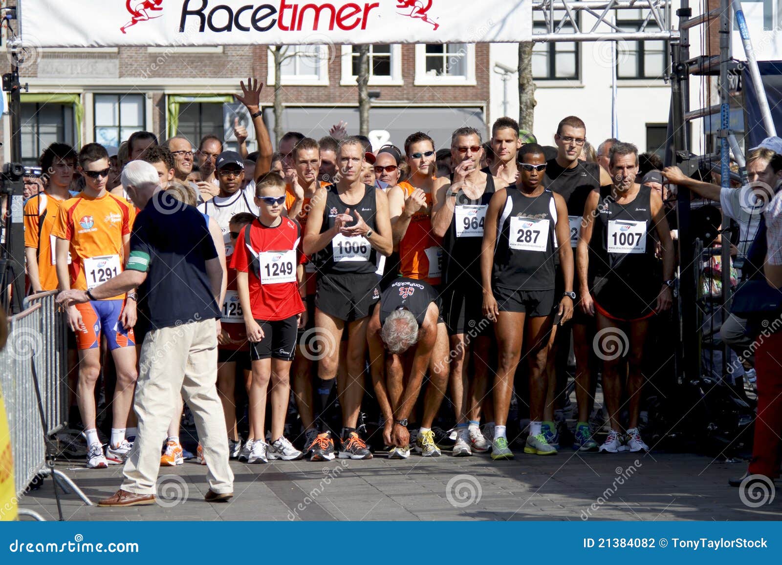 Runners Line Up for the 6th Drechtstedenloop Editorial Photography ...