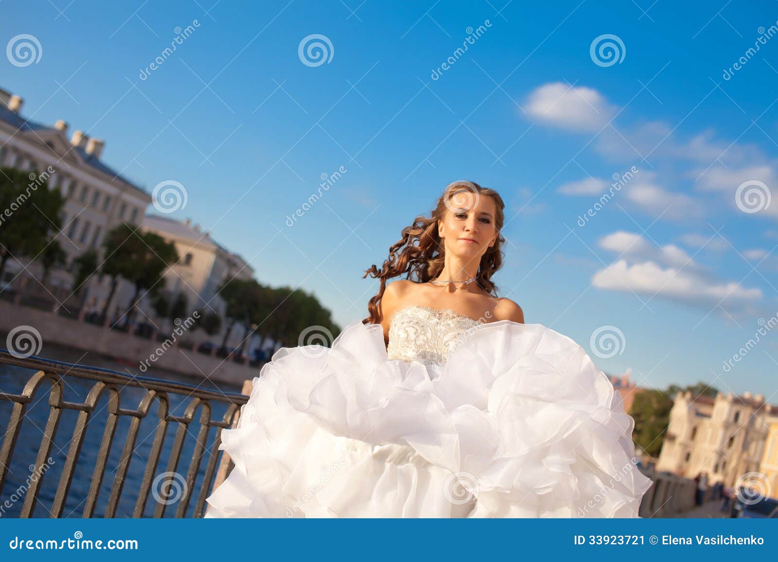 Running bride outdoor stock image. Image of married, outdoor - 33923721