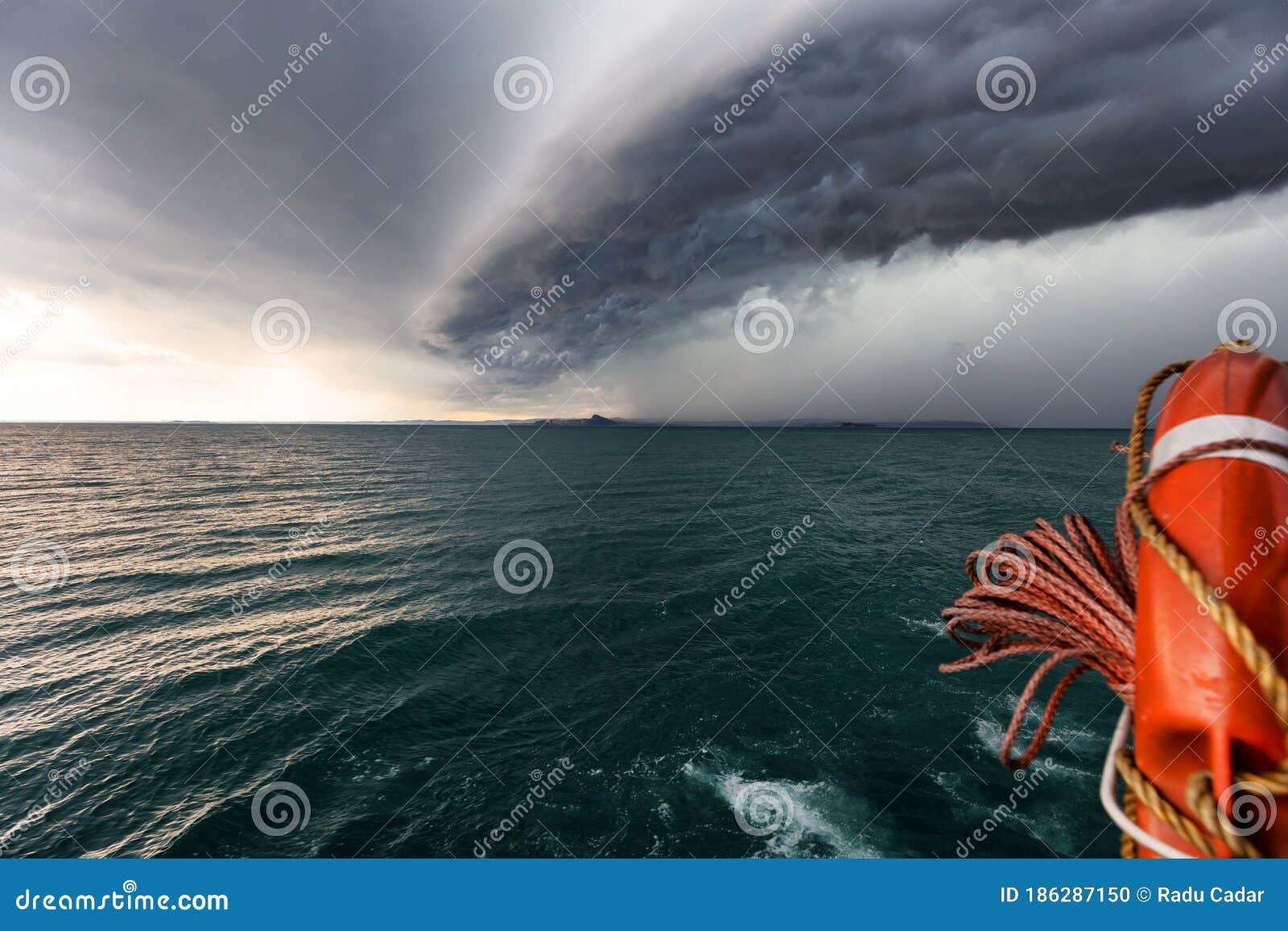 Running from Fast Coming Storm with Boat, Approaching Storm on Lake ...