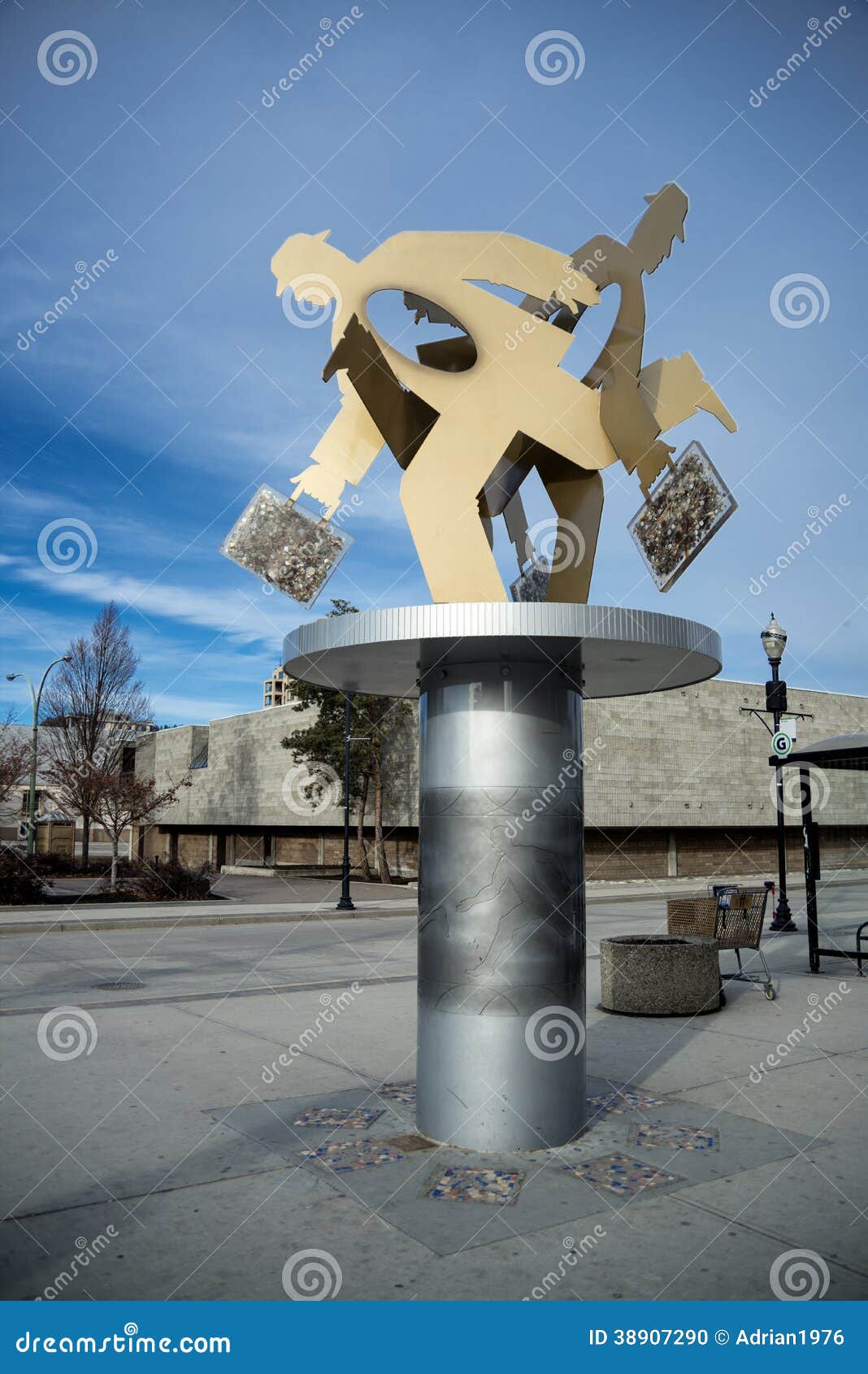 Running man Statue editorial image. Image of steel, travel - 38907290