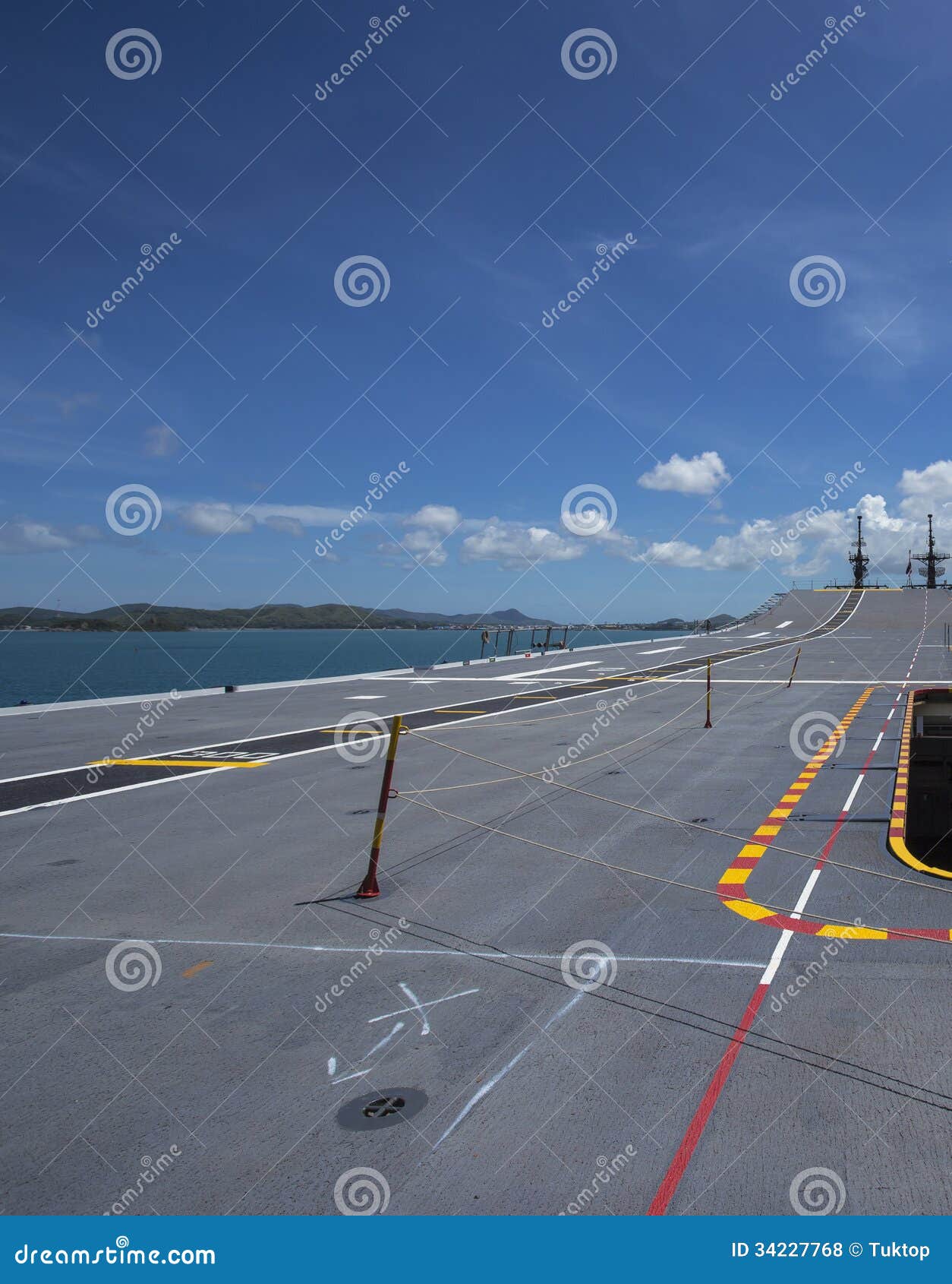 Runway on an Aircraft Carrier Stock Photo - Image of marines ...