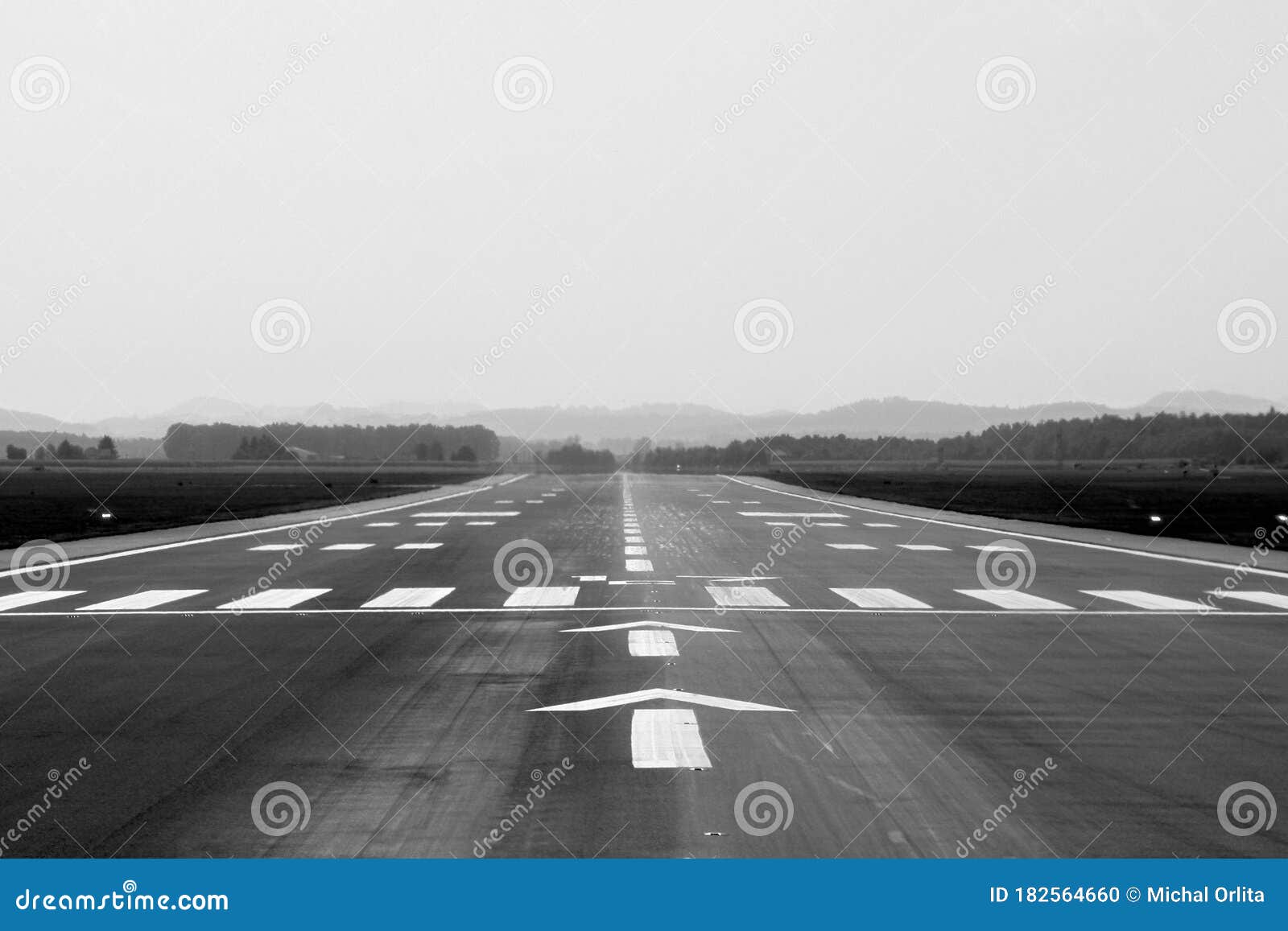 Runway with Displaced Threshold Stock Photo - Image of slope, airstrip ...