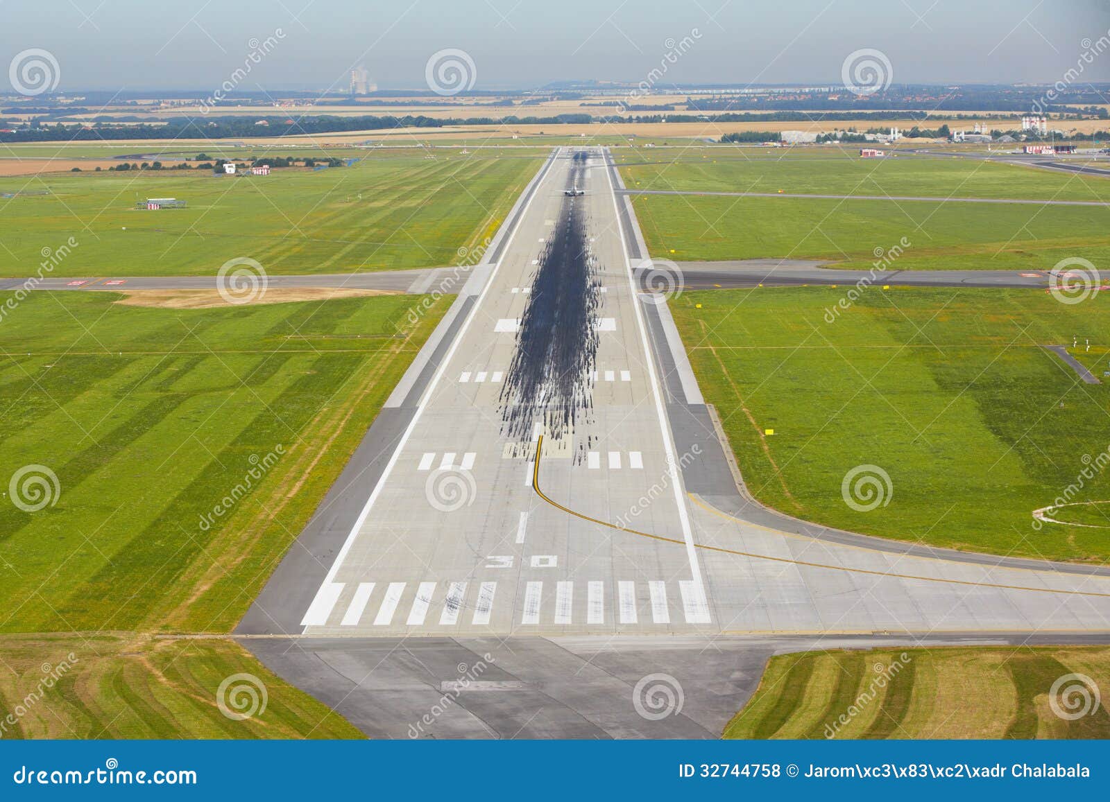 Runway stock photo. Image of high, approach, leaving - 32744758