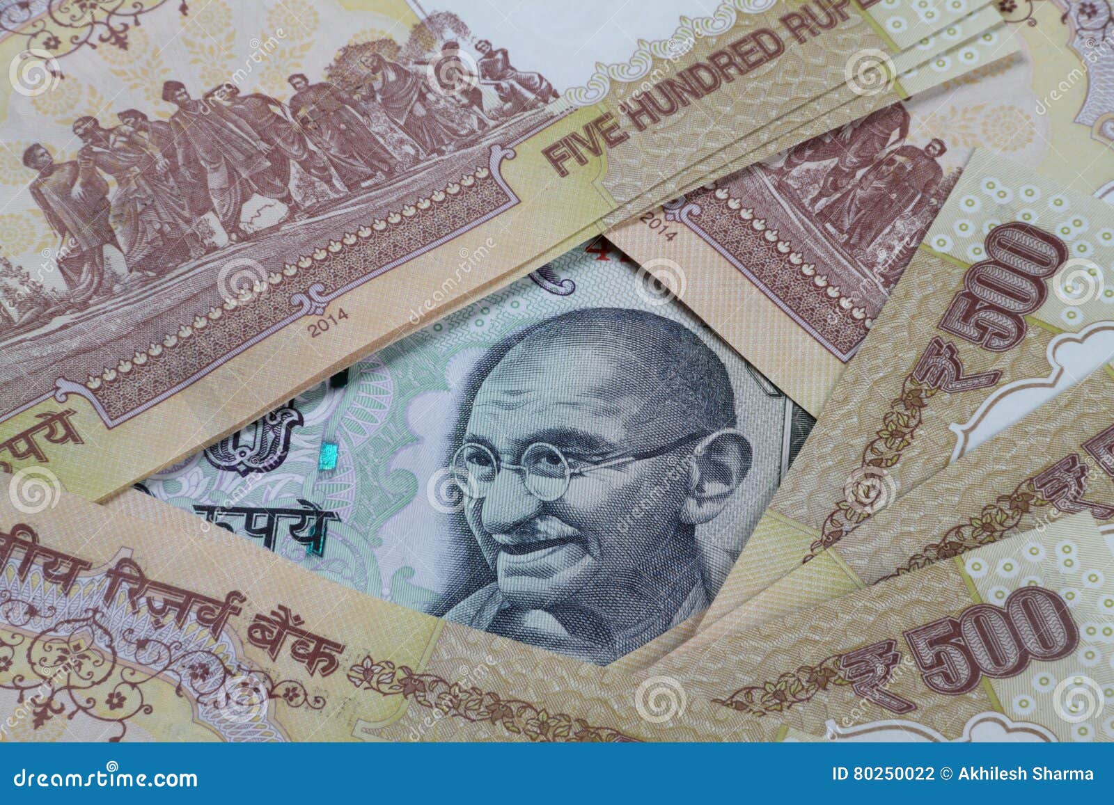Rupee 100 Note in between Demonetized 500 INR Notes Stock Photo - Image ...