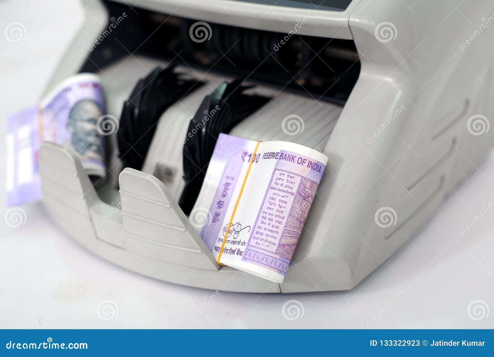 100 Rupee Notes in the Money Counting Machine Stock Image - Image of ...