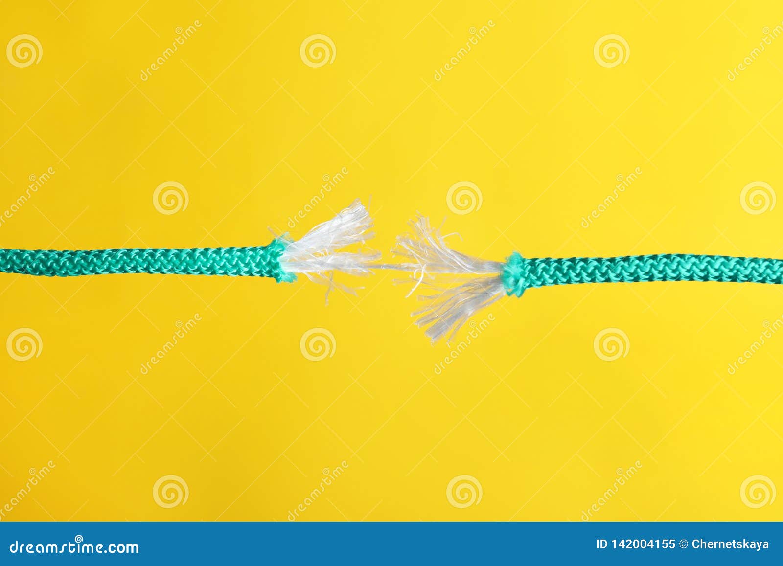 Ruptura da corda azul imagem de stock. Imagem de azul - 142004155